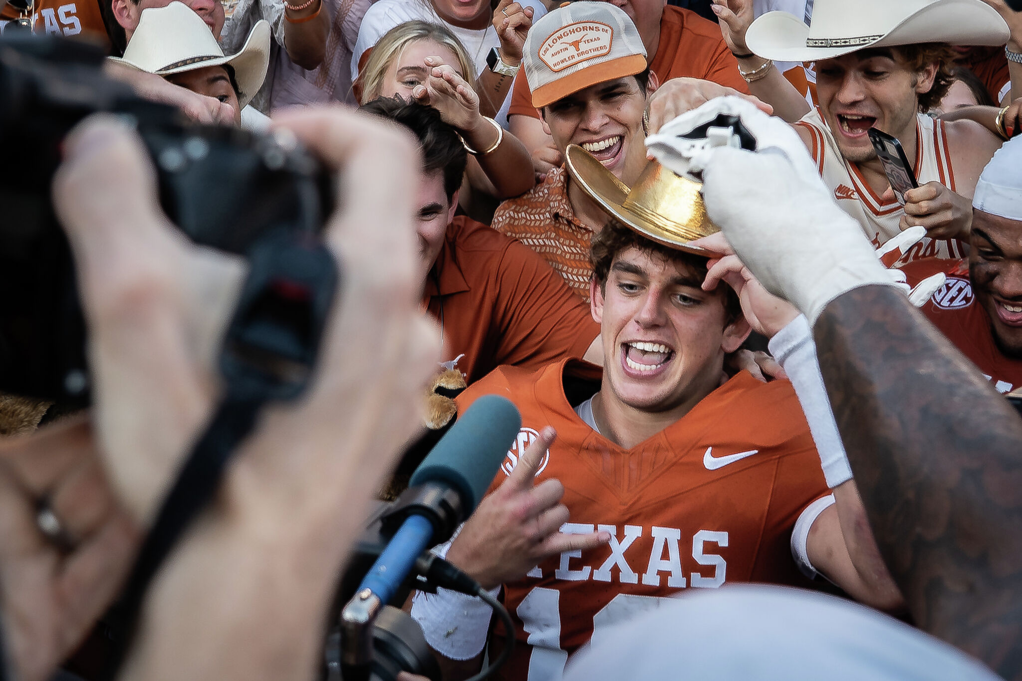Golden: Texas football's hopes aren't all Arch, it just seems that way