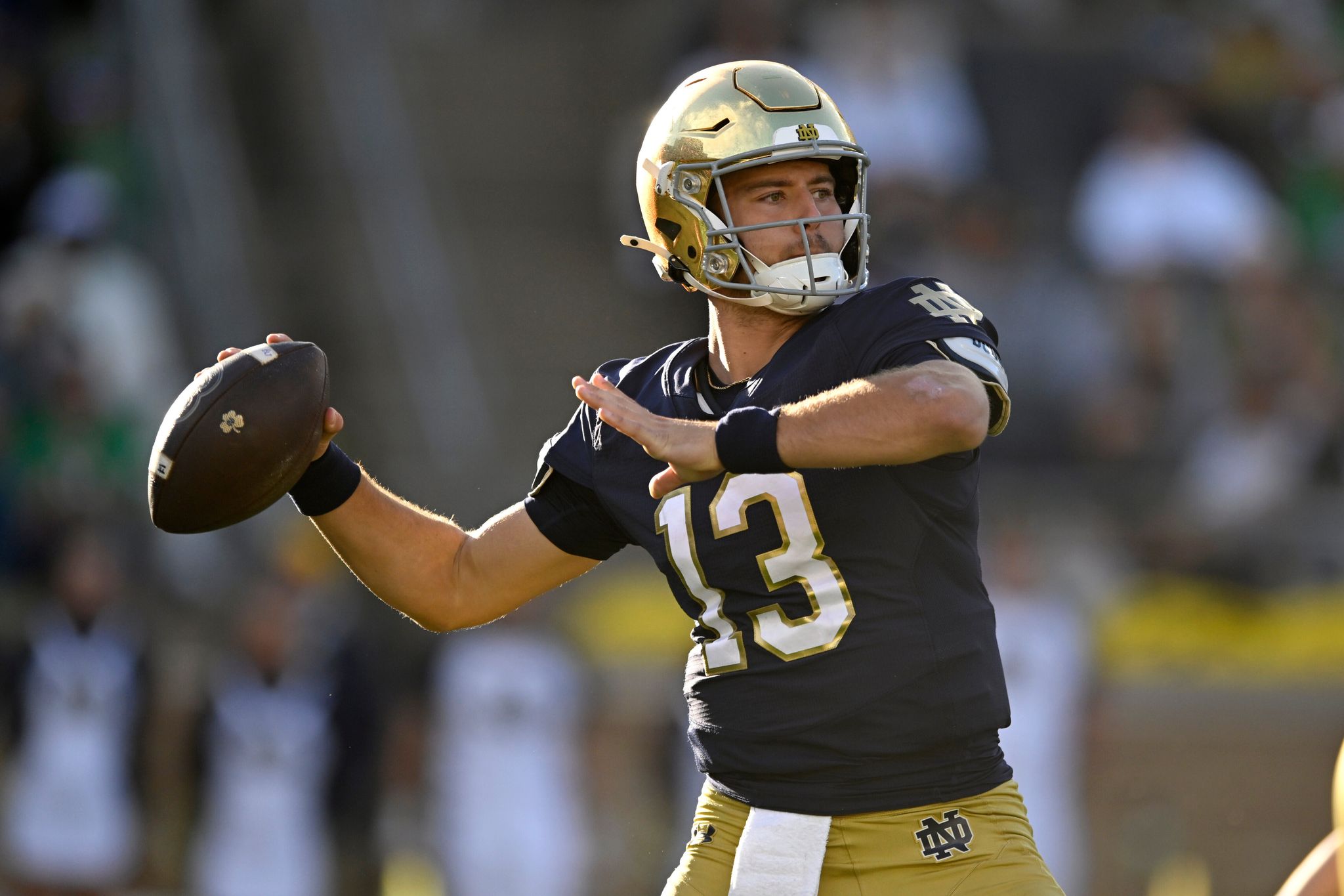 No. 13 Notre Dame turns to sophomore Joe Otting to take over at center ...