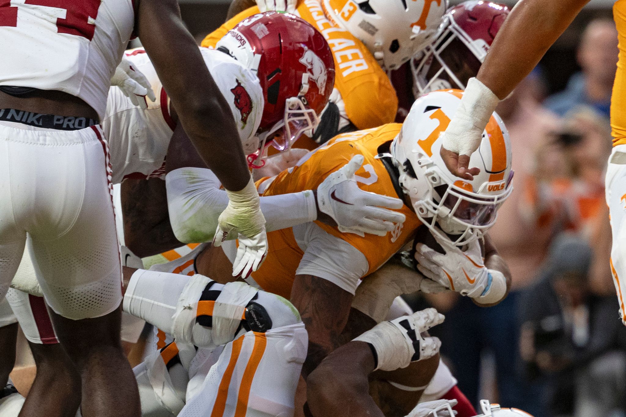 DeSean Bishop runs for 146 yards and a TD to lead No. 12 Tennessee past ...