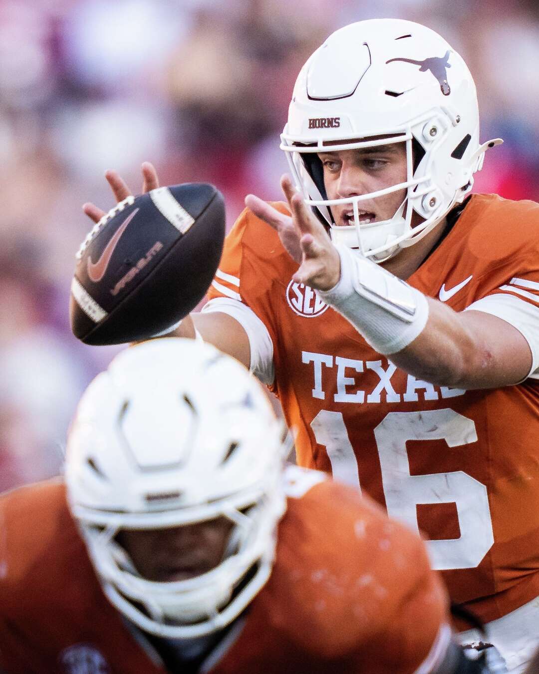 Texas QB Arch Manning shows 'gumption' in Red River Rivalry
