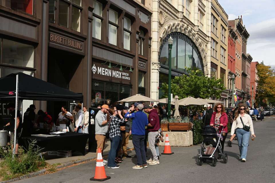 Chowderfest in downtown Troy draws crowds