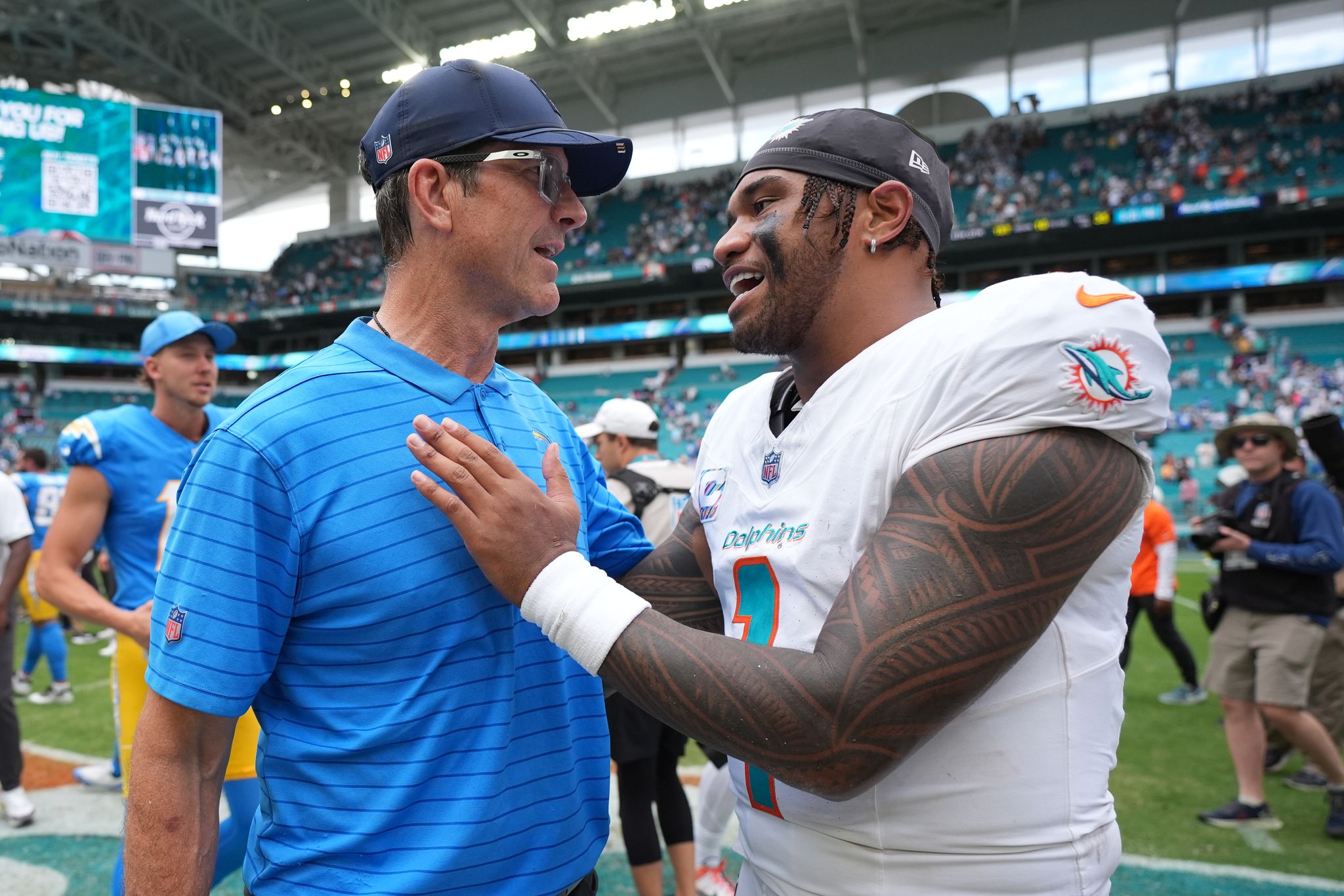 Miami fans boo as another last-minute loss leaves Dolphins reeling, and ...