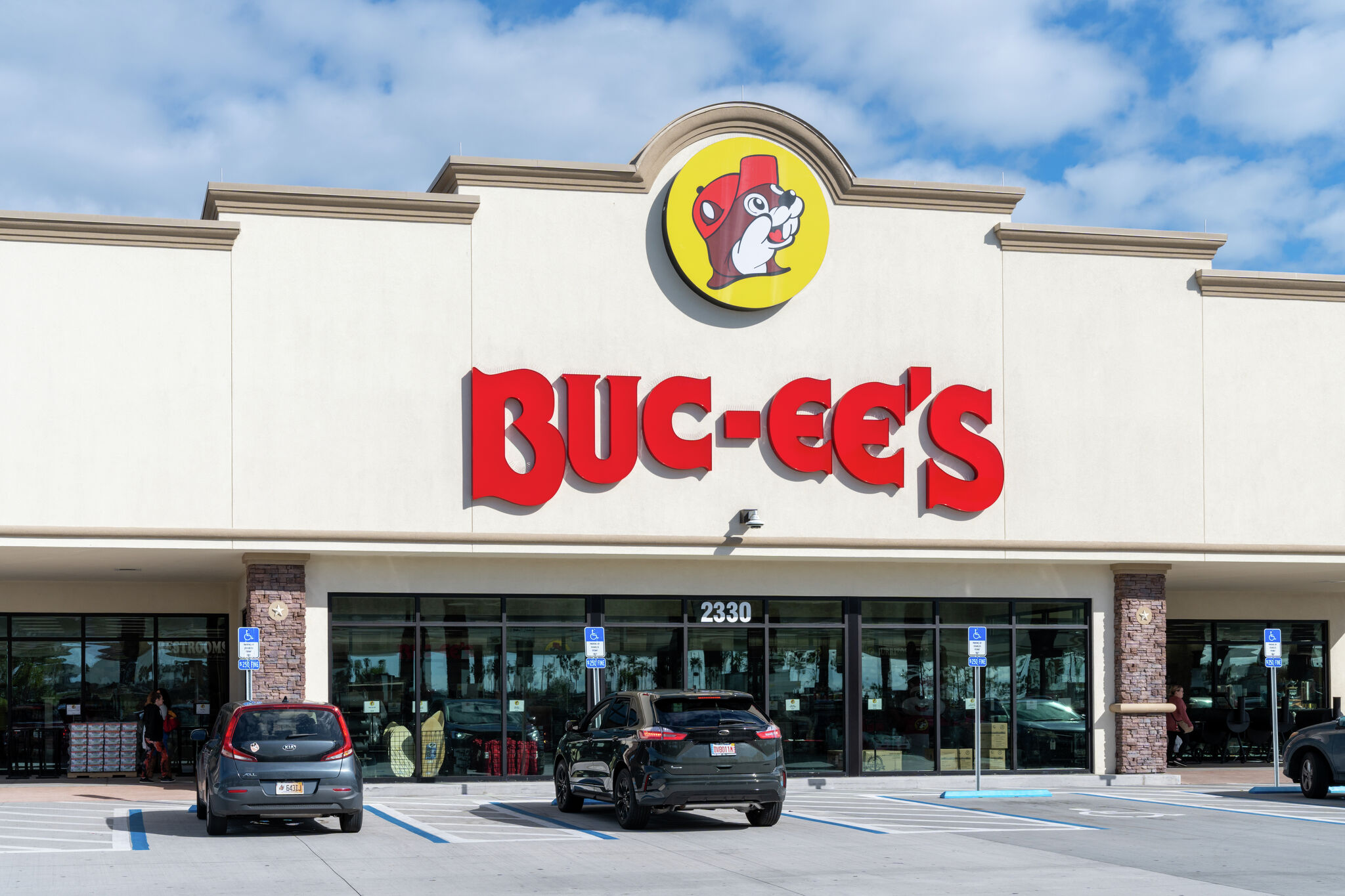 Comedian Joey Avery shares a tour of Buc-ee’s on Instagram