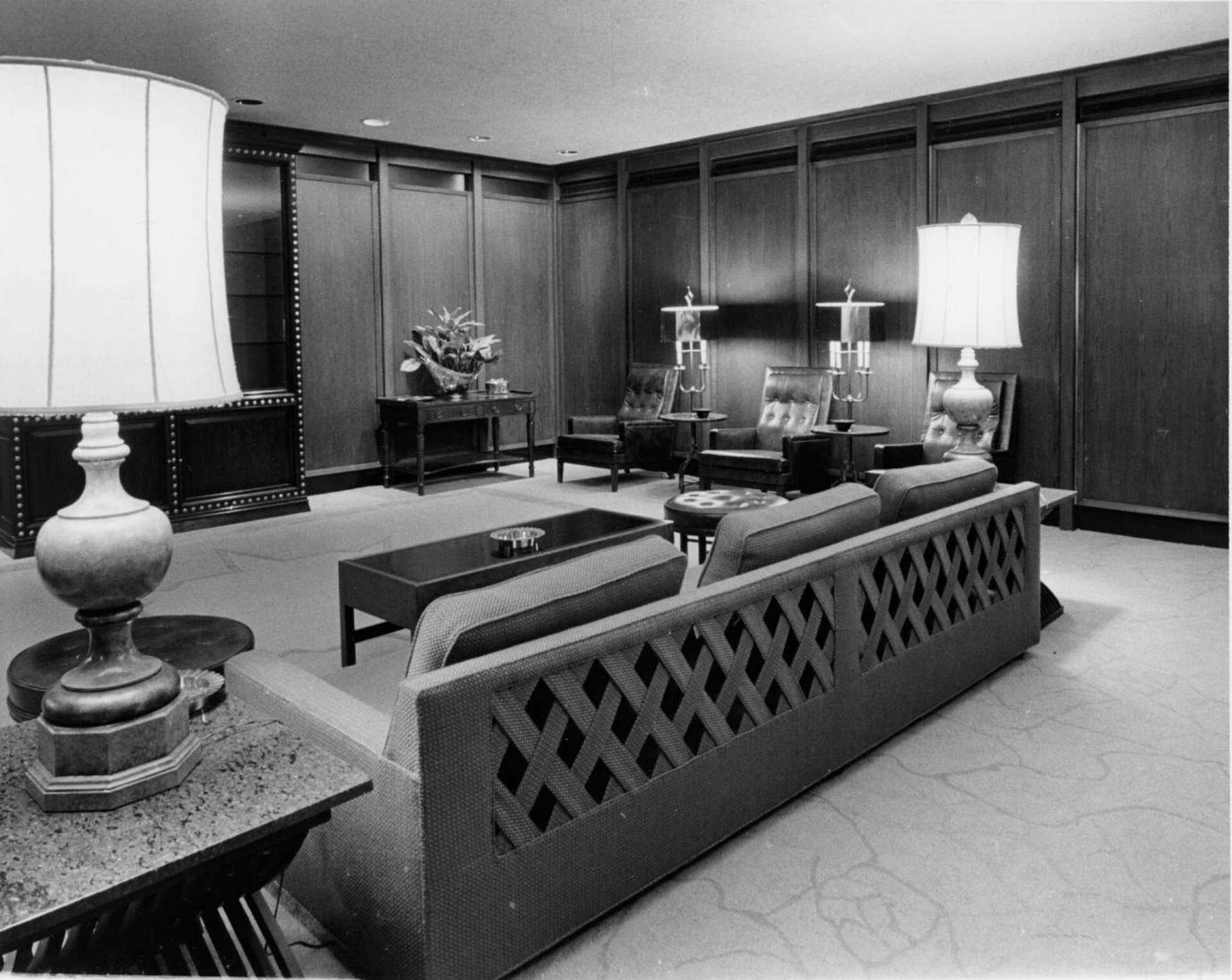 Houston's historic Humble-Exxon tower 800 Bell avoids foreclosure