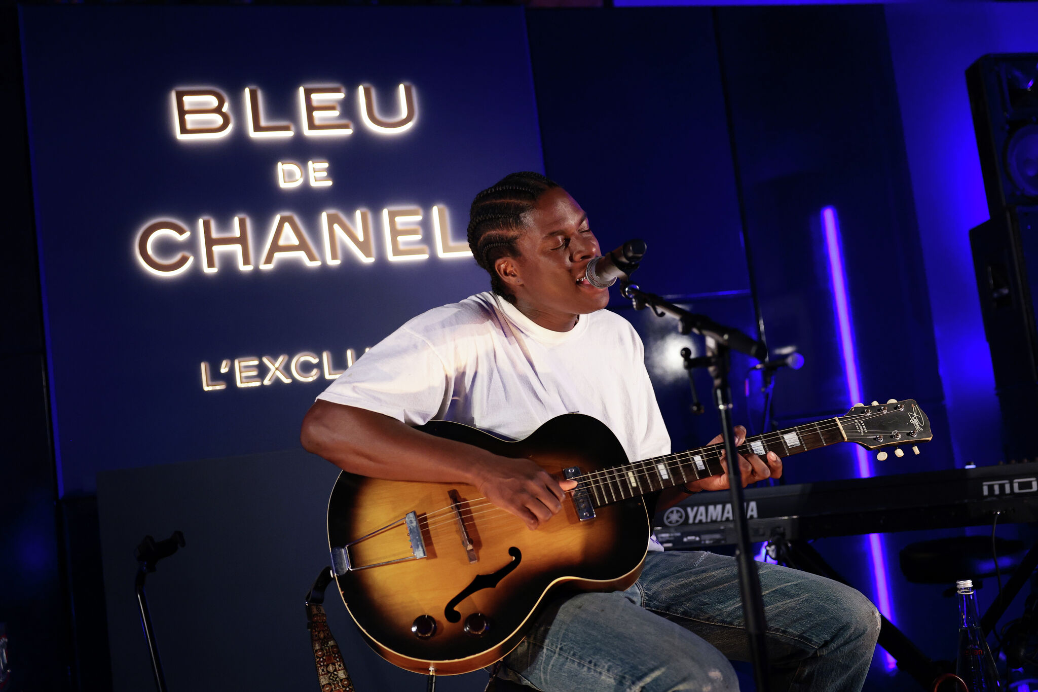 Daniel Caesar R&B popup sends thousands to Houston park