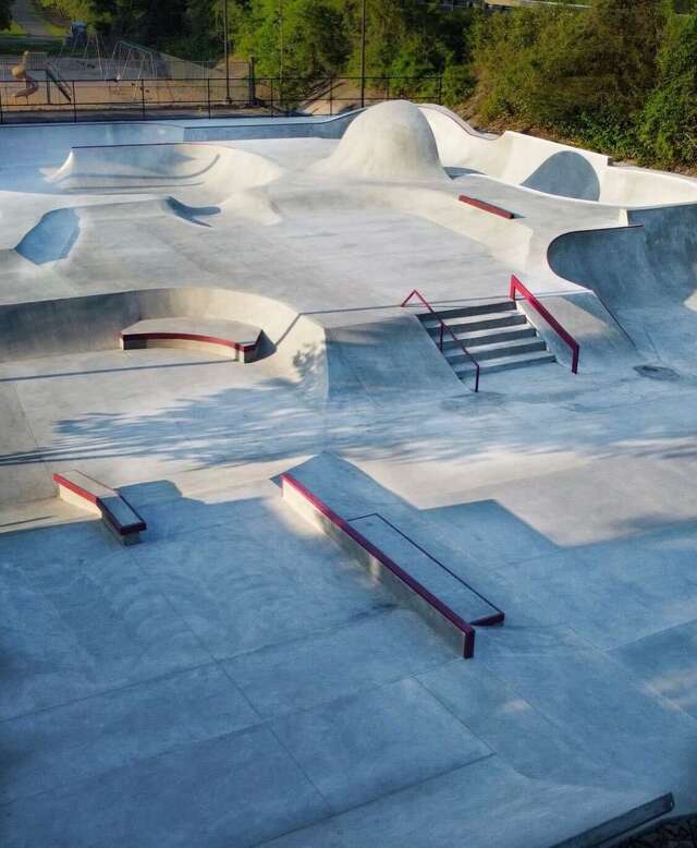 Skateboarder Tony Hawk brings his moves to Naugatuck Skatepark