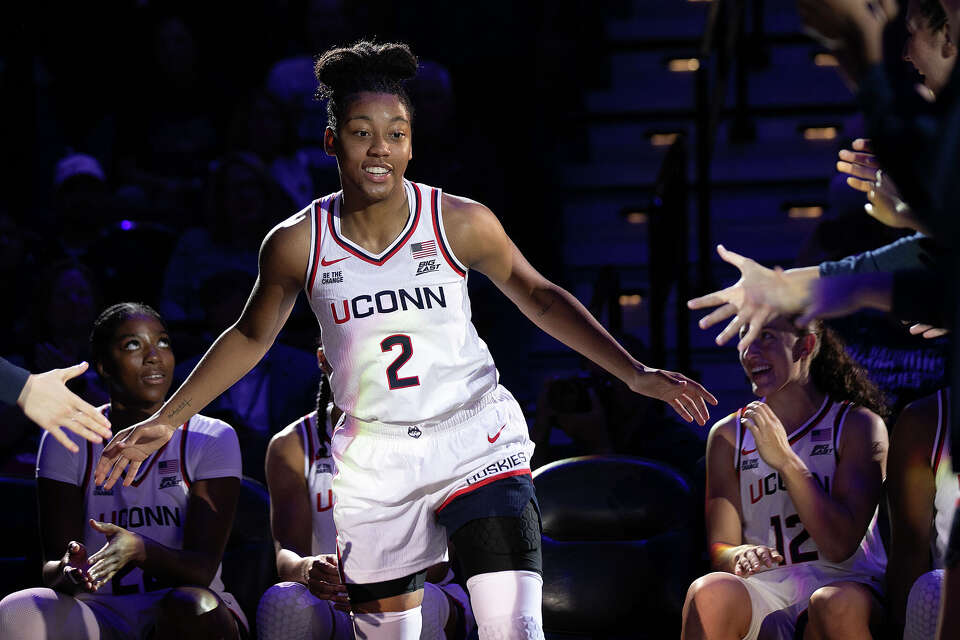 KK Arnold is more confident as she becomes UConn starter