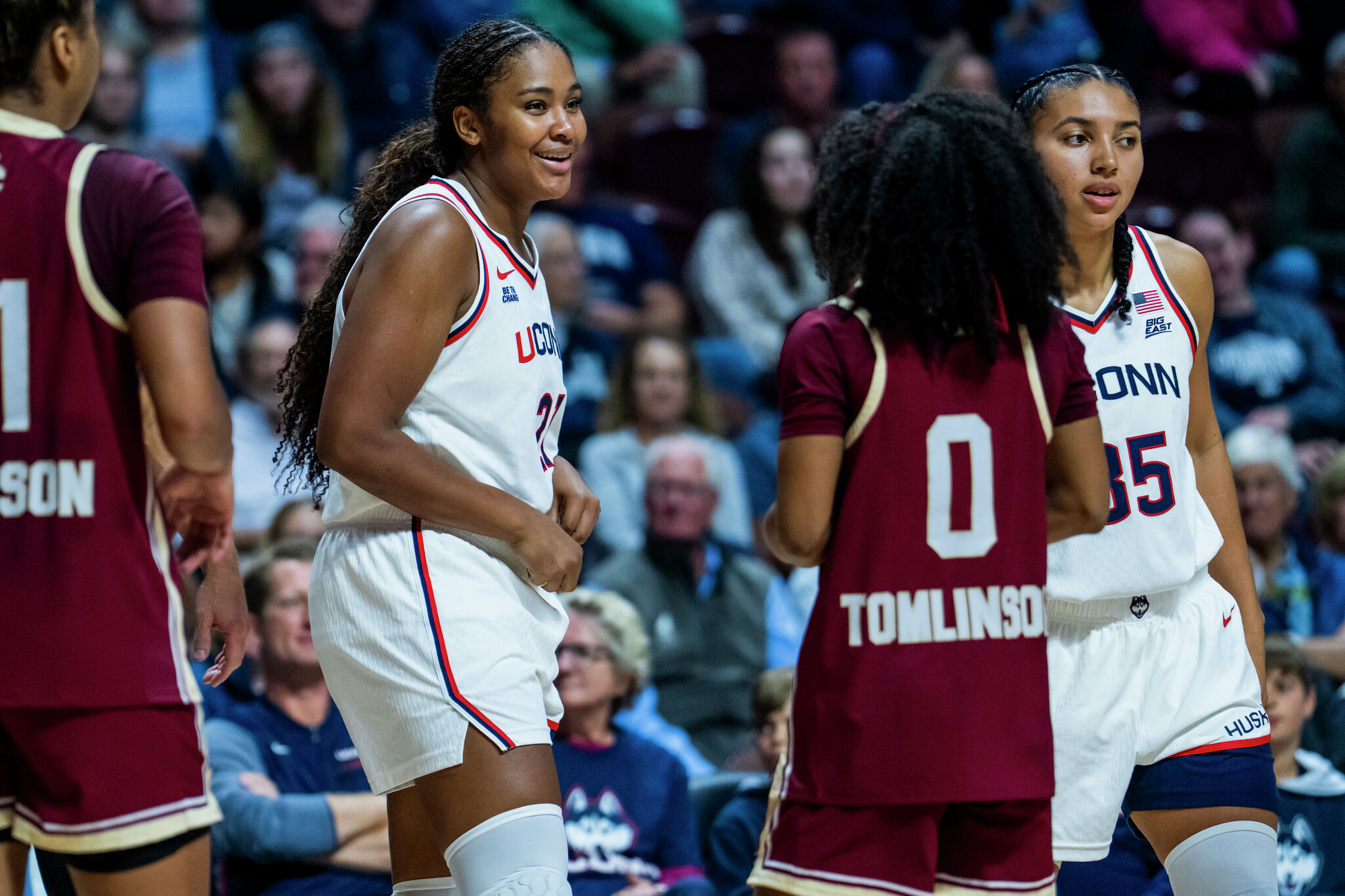 Can Azzi Fudd and Sarah Strong lead UConn to a repeat?