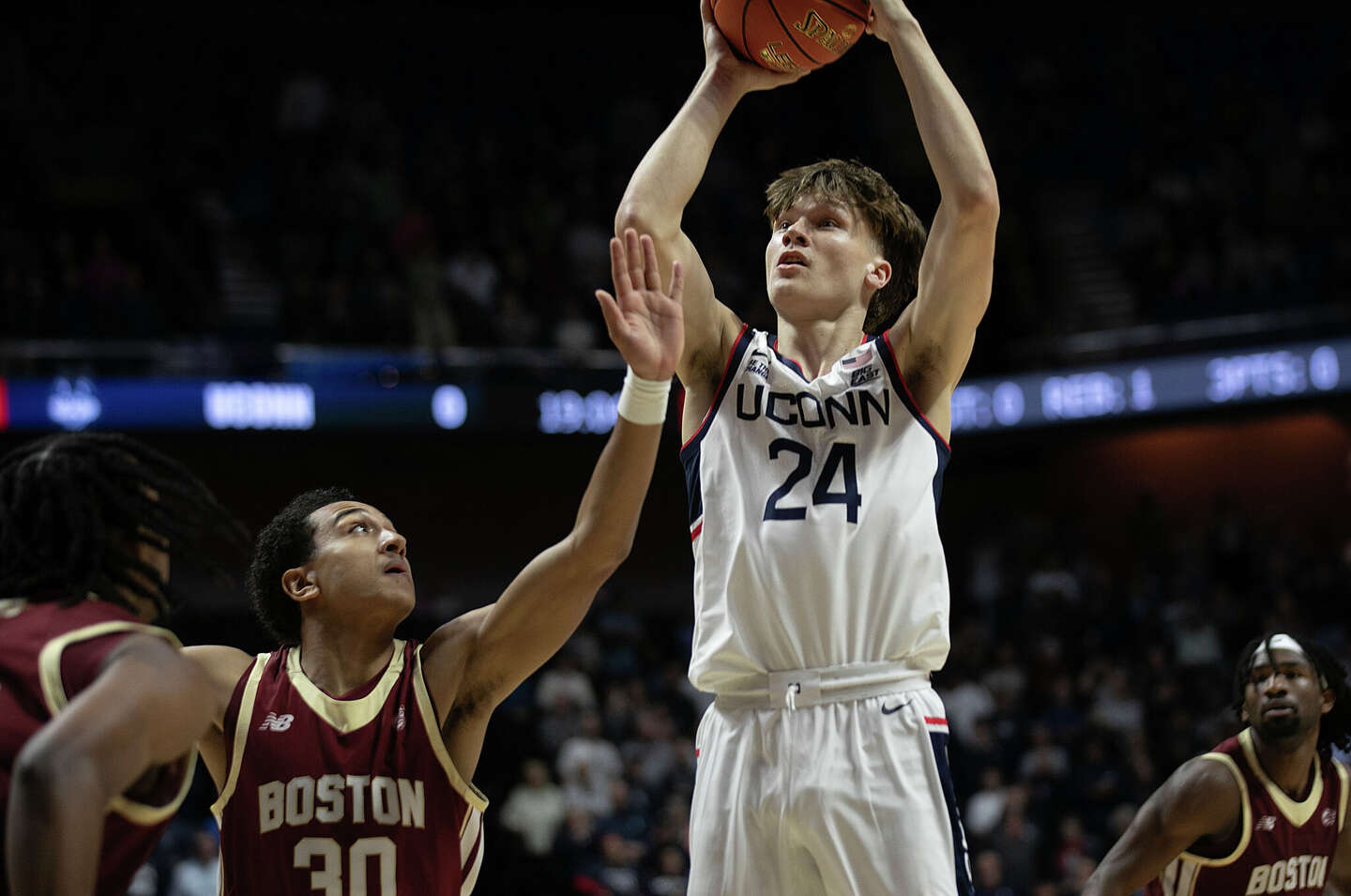 Alex Karaban, Braylon Mullins lead UConn to exhibition win