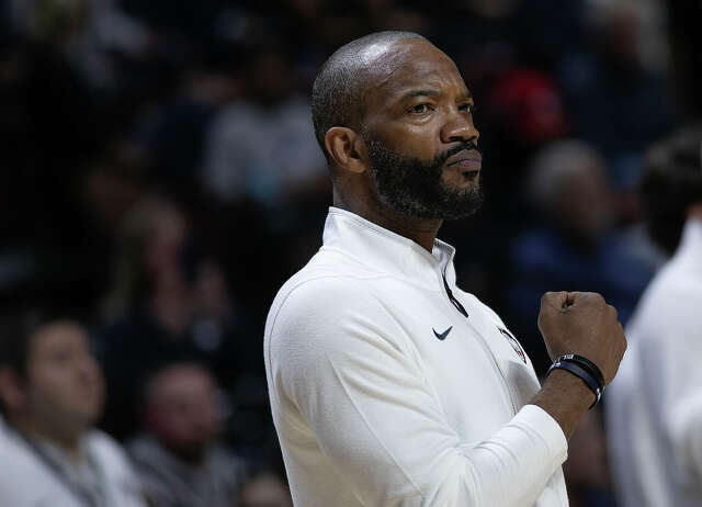 How Kimani Young became Dan Hurley's top assistant at UConn
