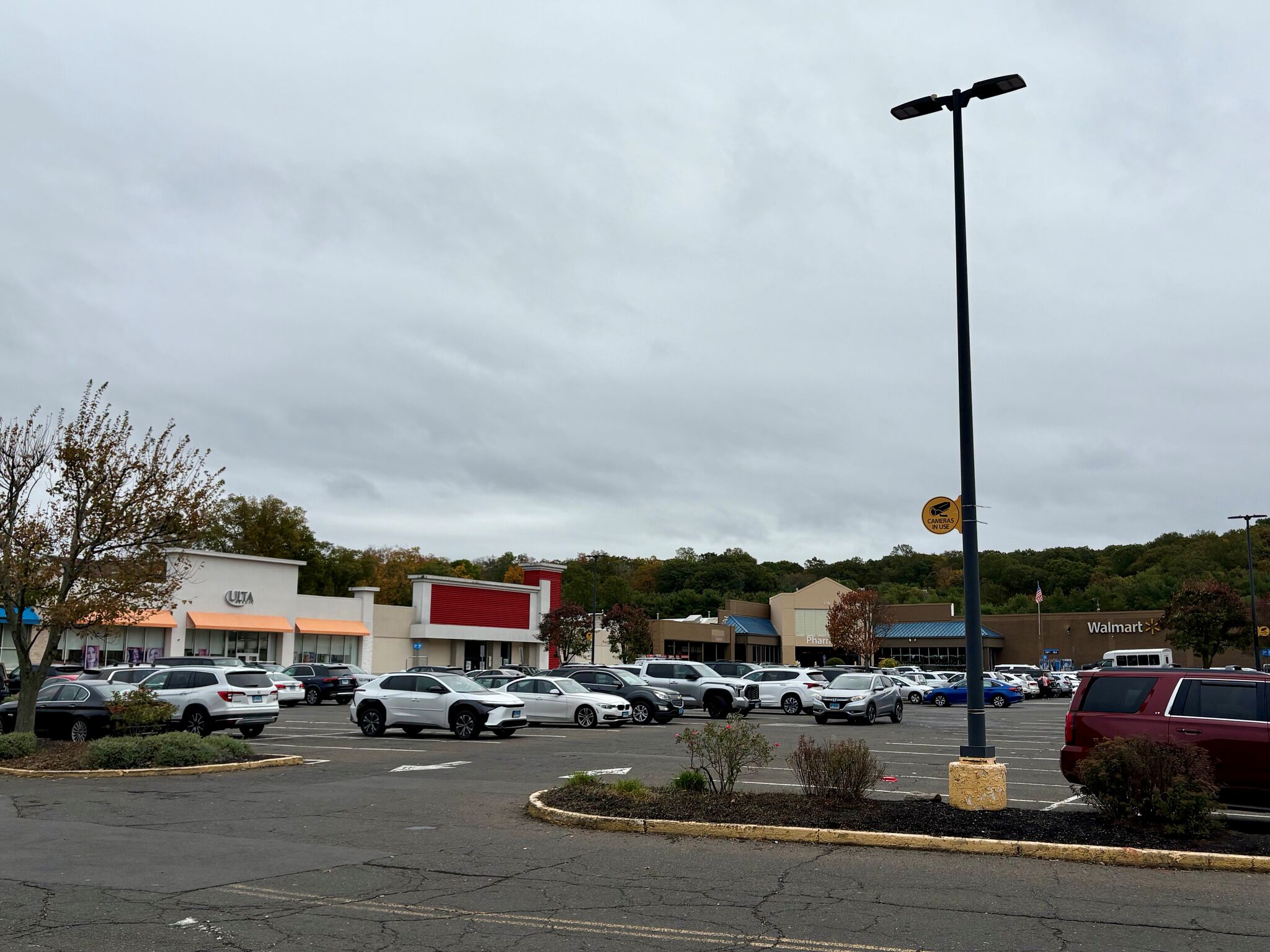 Walmart purchases Norwalk retail plaza for $44.5 million
