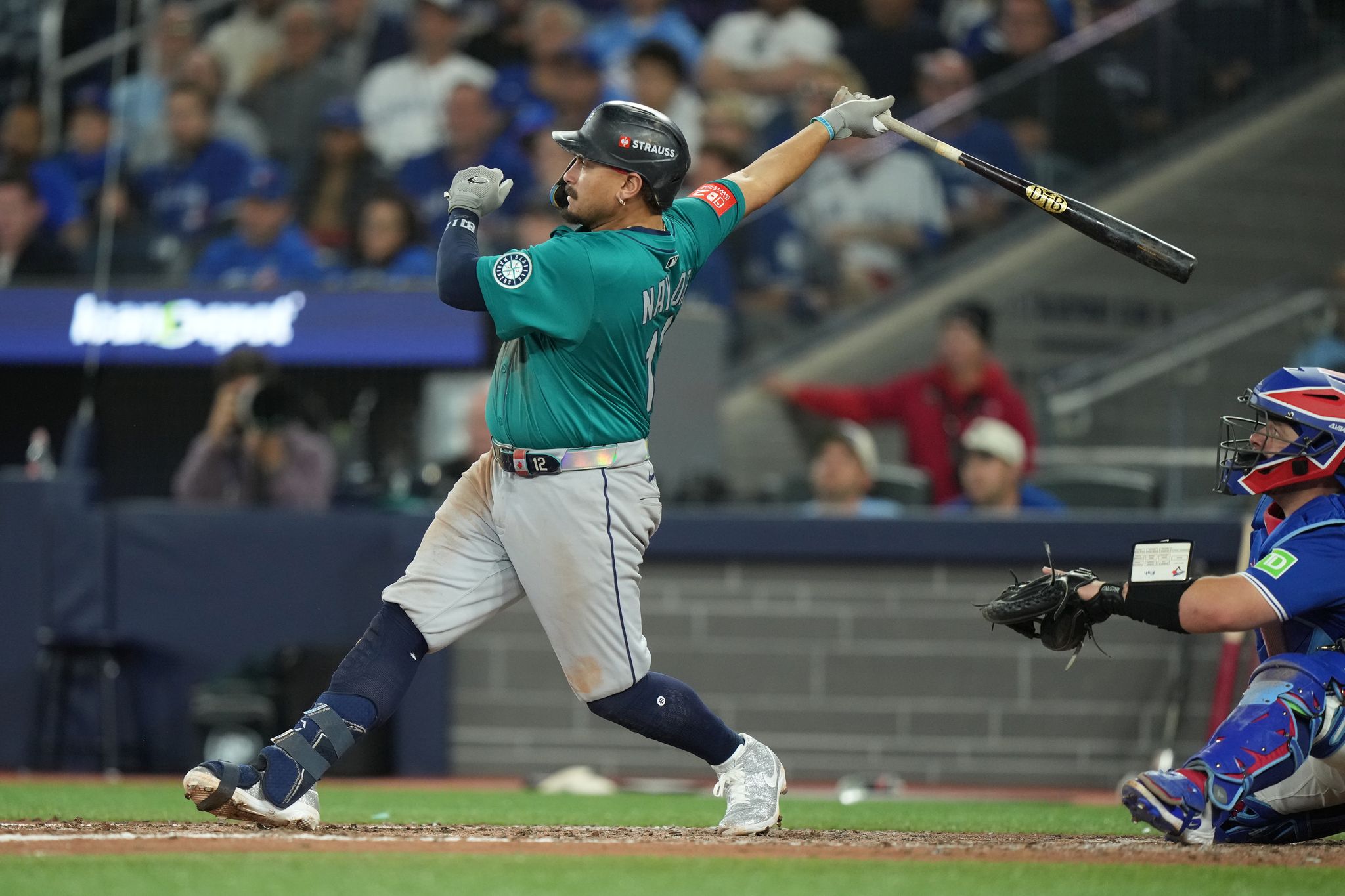 Canadian slugger Josh Naylor helps Mariners put Blue Jays in big ALCS ...