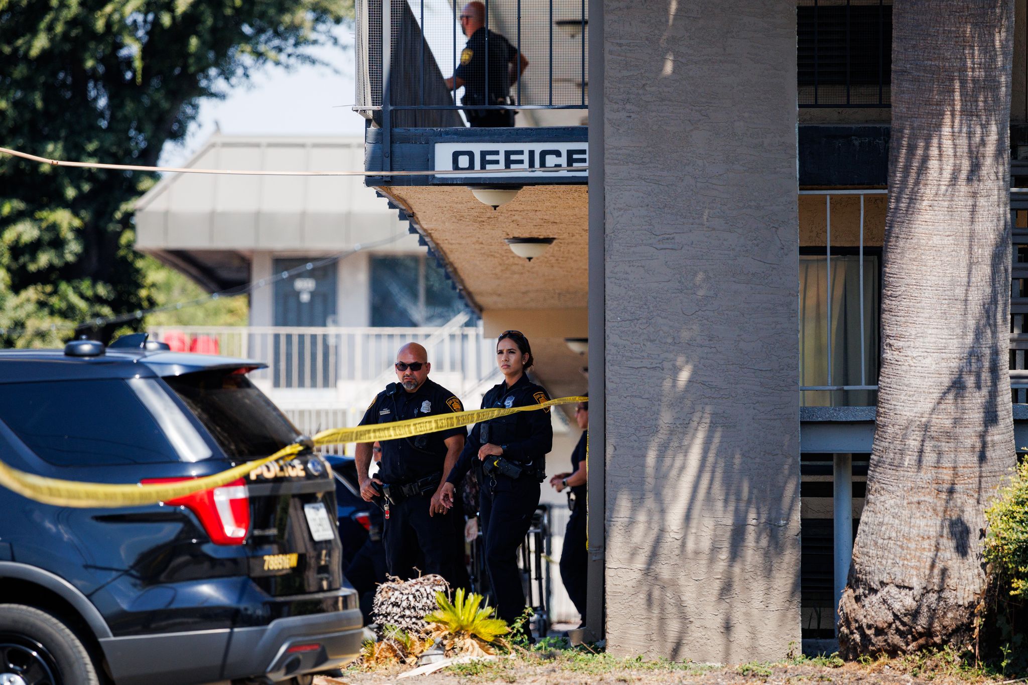 Police reveal details in shootout; Man dead, 2 officers injured