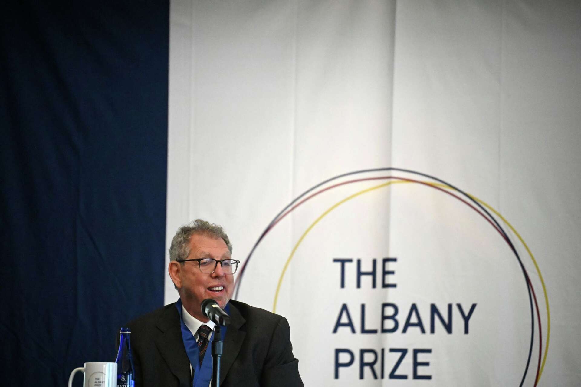 Scientist receives $500K Albany Prize for medicine, biomed research