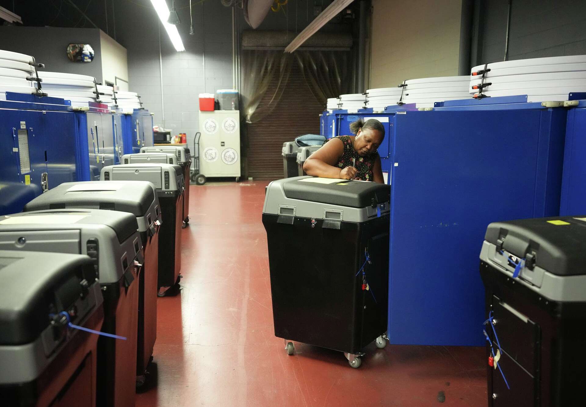Travis County election prep continues as Texas voter system falters