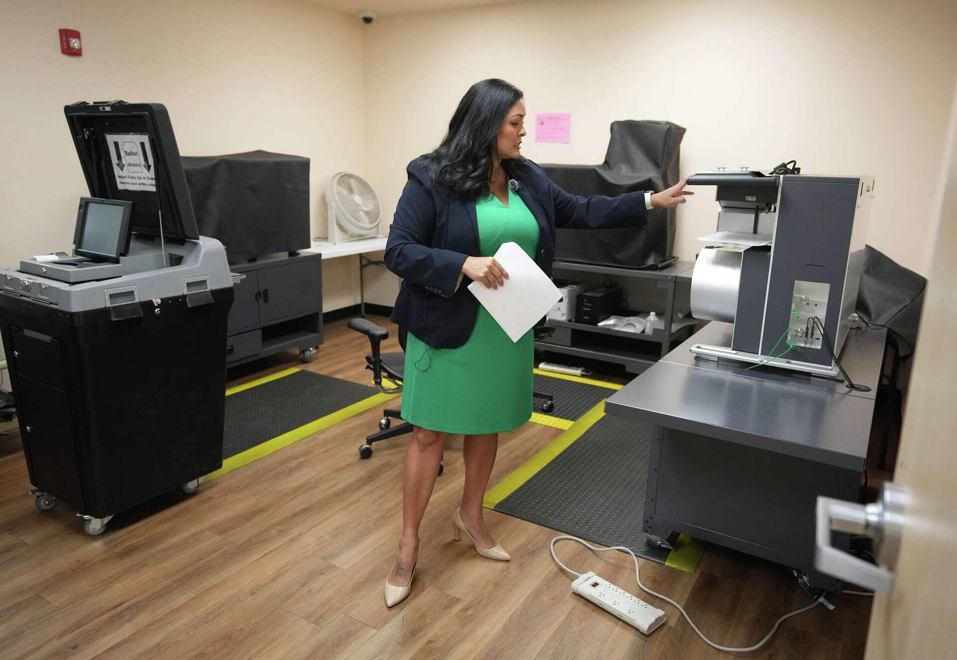 Travis County election prep continues as Texas voter system falters
