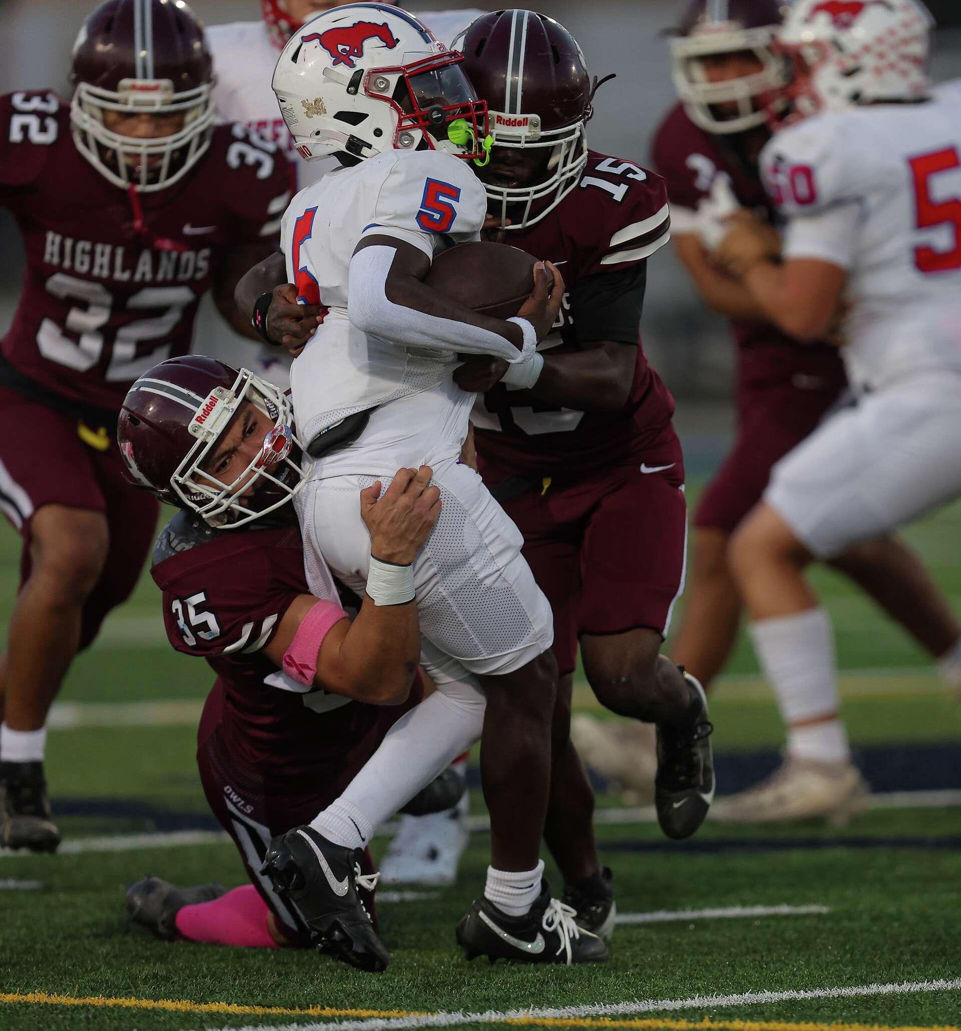 Jefferson football rights ship with blowout win over Highlands