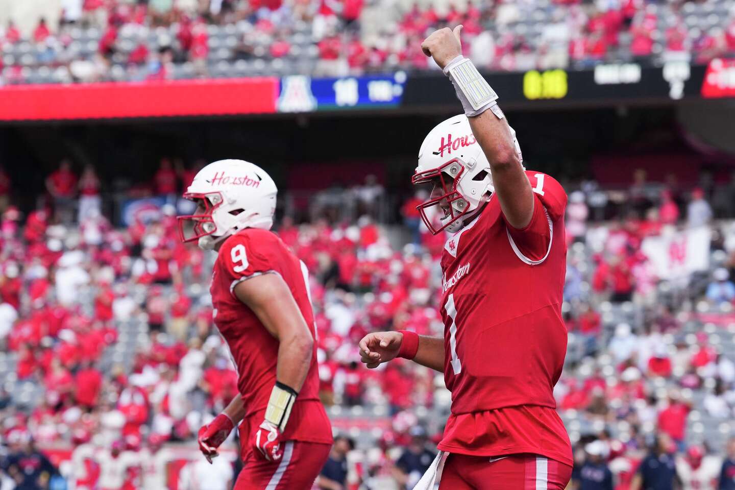 Houston Cougars edge Arizona Wildcats on late field goal