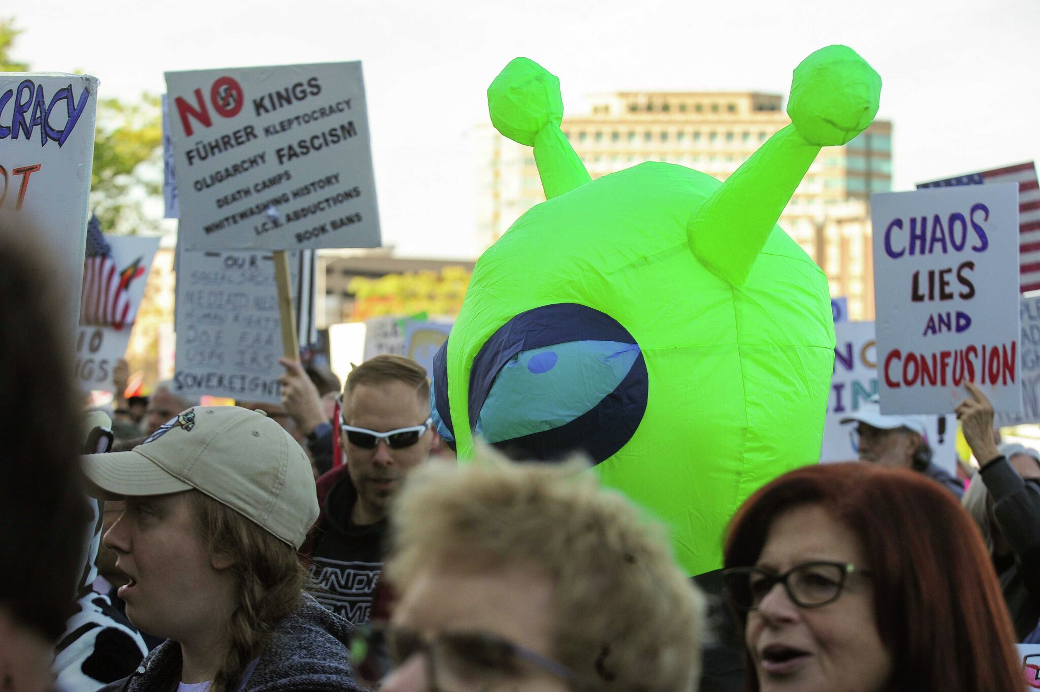 CT protestors dress as aliens, turkeys at 'No Kings' protests Saturday