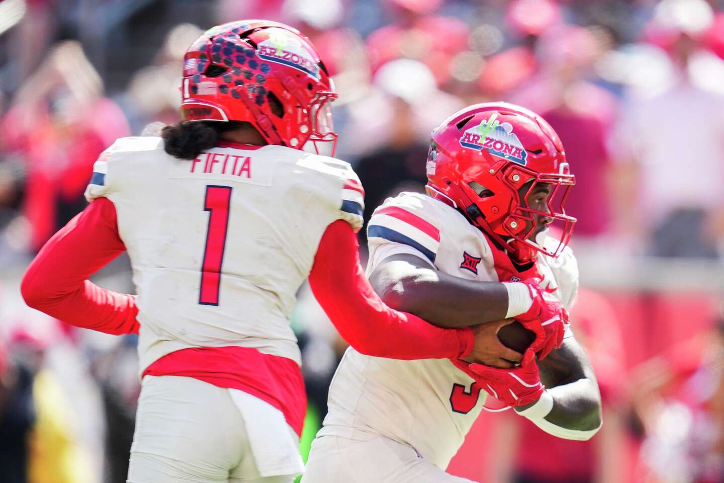 Houston Cougars edge Arizona Wildcats on late field goal