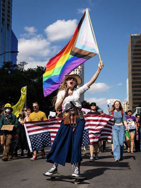 Austin 'No Kings' protest: Thousands gather at Texas Capitol, Congress