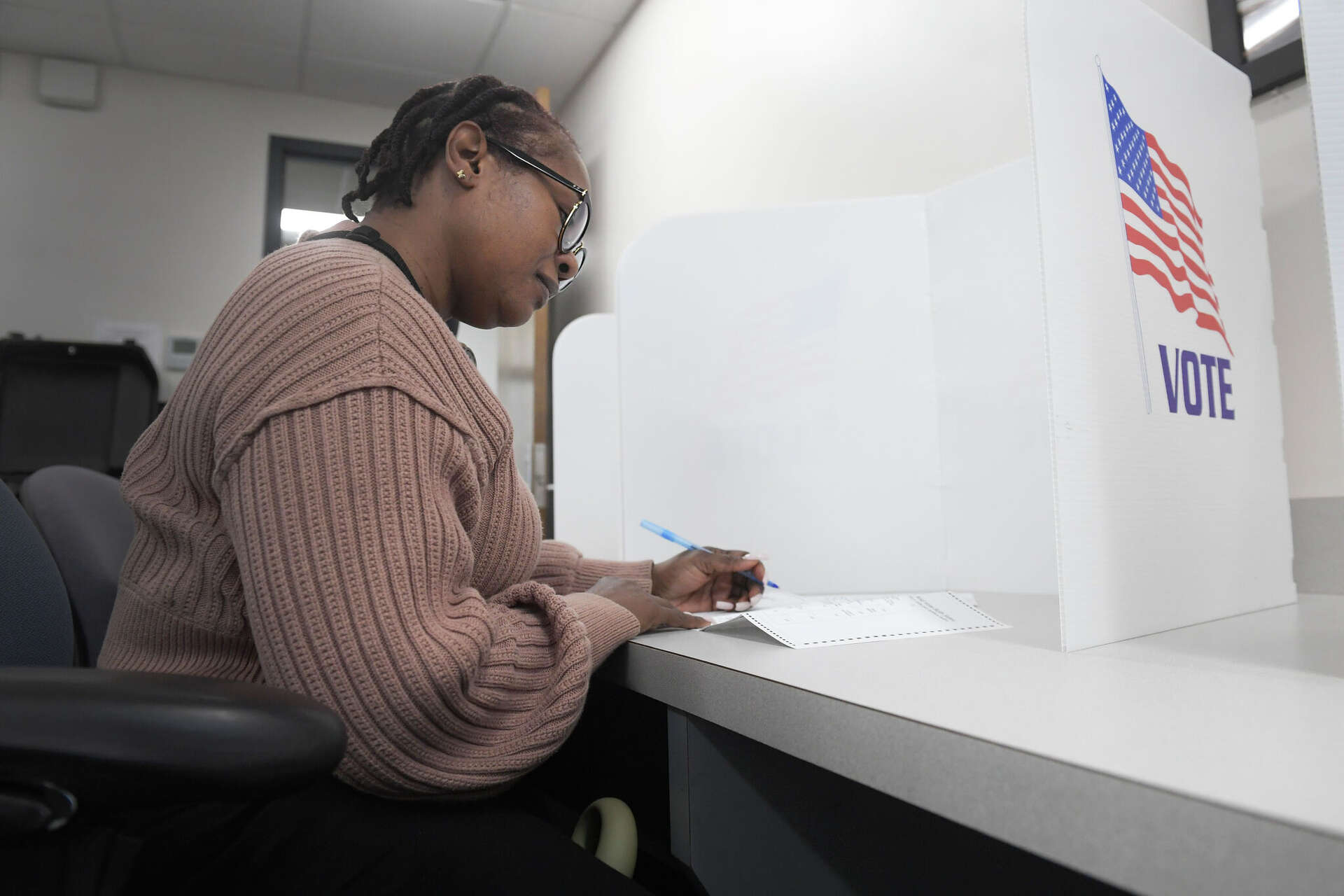 Connecticut kicks off early voting. Here's how it's going