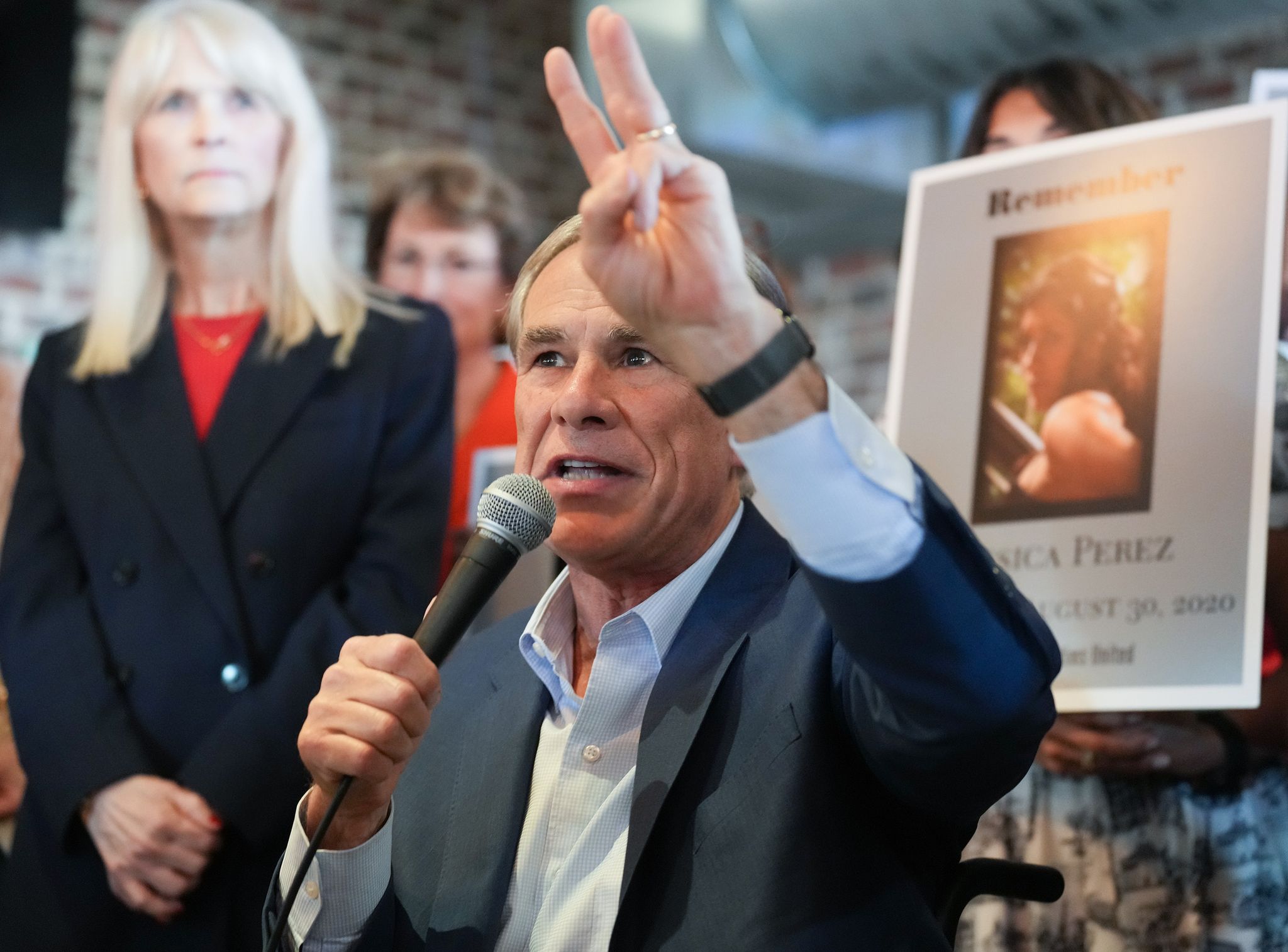 Greg Abbott may get new leverage over Democratic judges under Prop 12