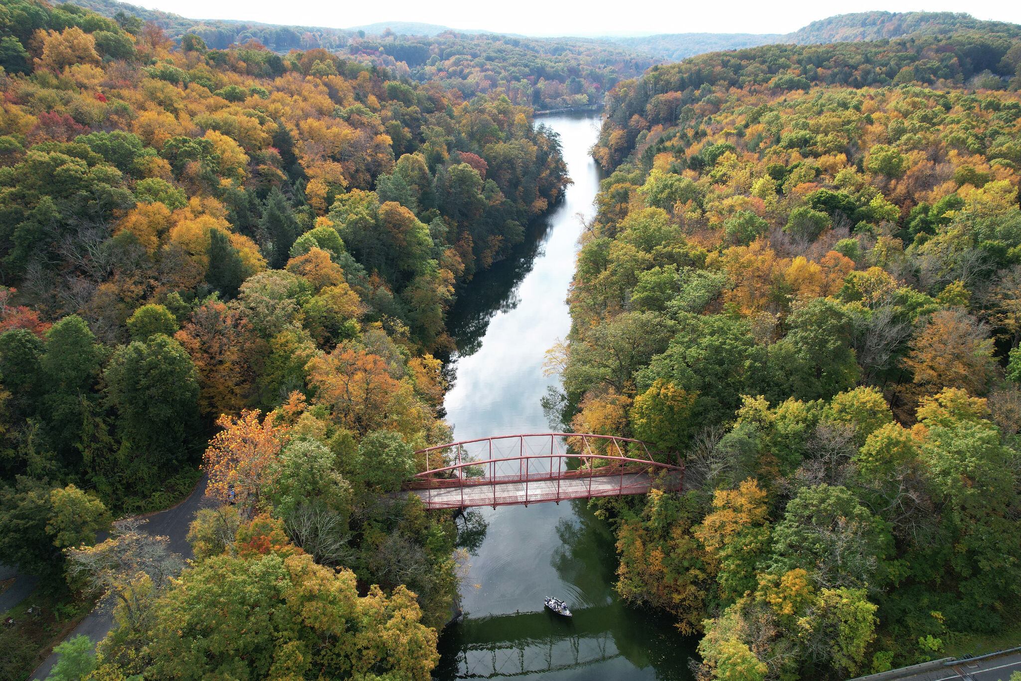 Aerial pics show dazzling colors of peak fall foliage in CT