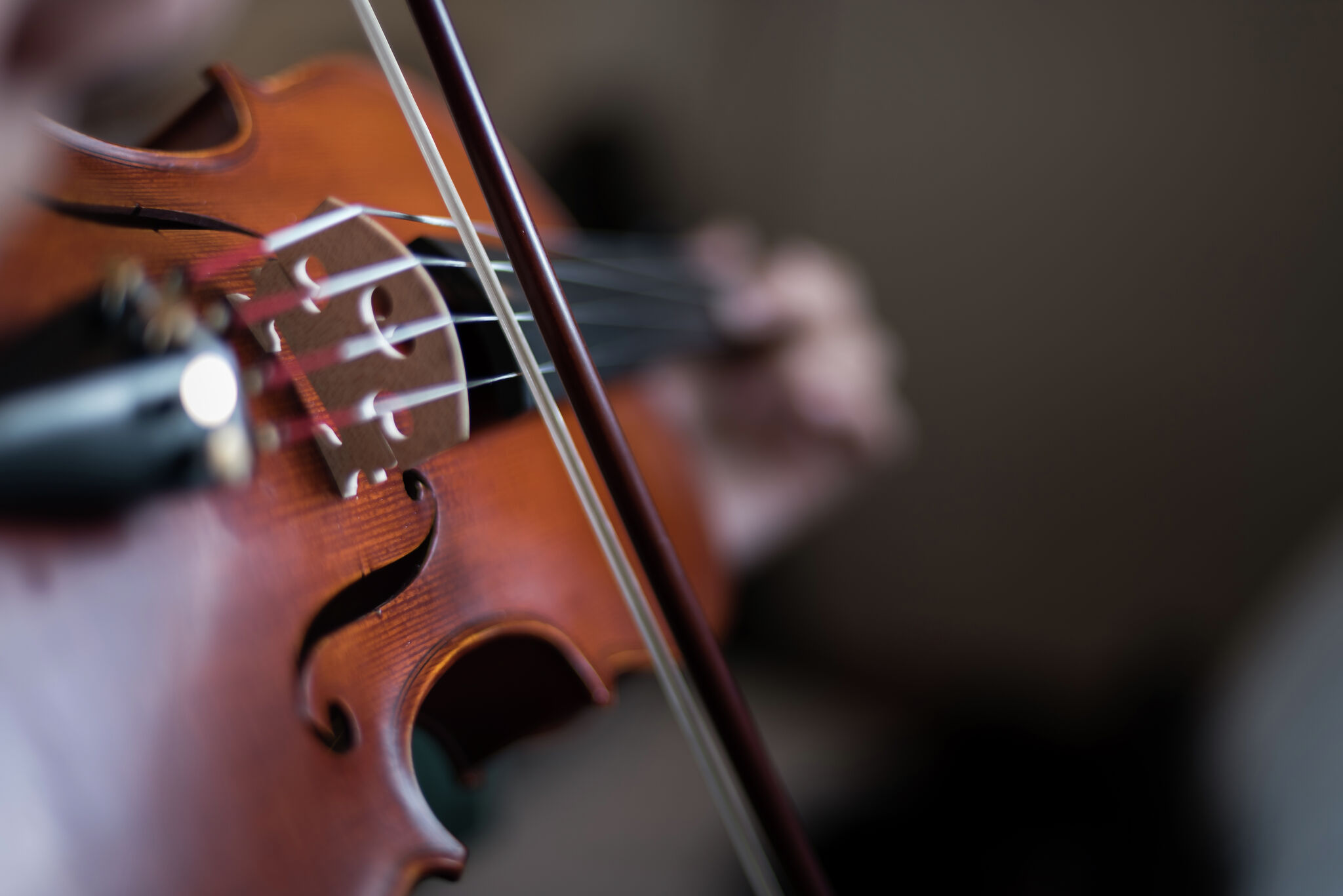 Thomas Mac calls out AI copy of new country single