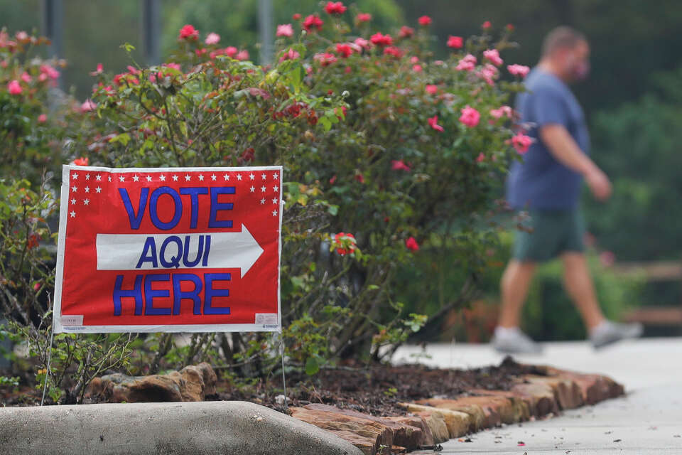 Early vote turnout in Texas outpacing past elections