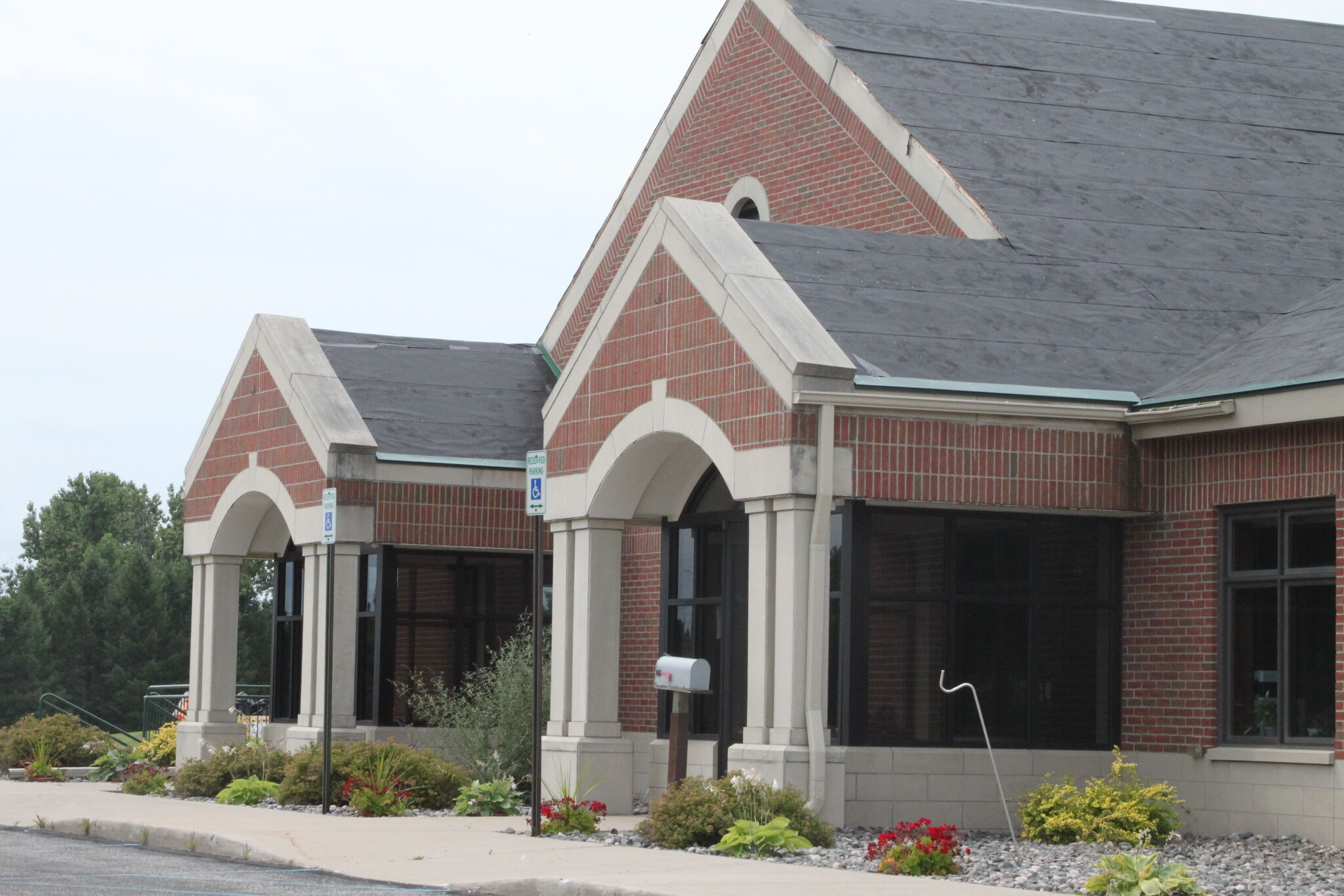 McMahon scores 21, Theinou 20 and No. 18 Ole Miss women dump ...