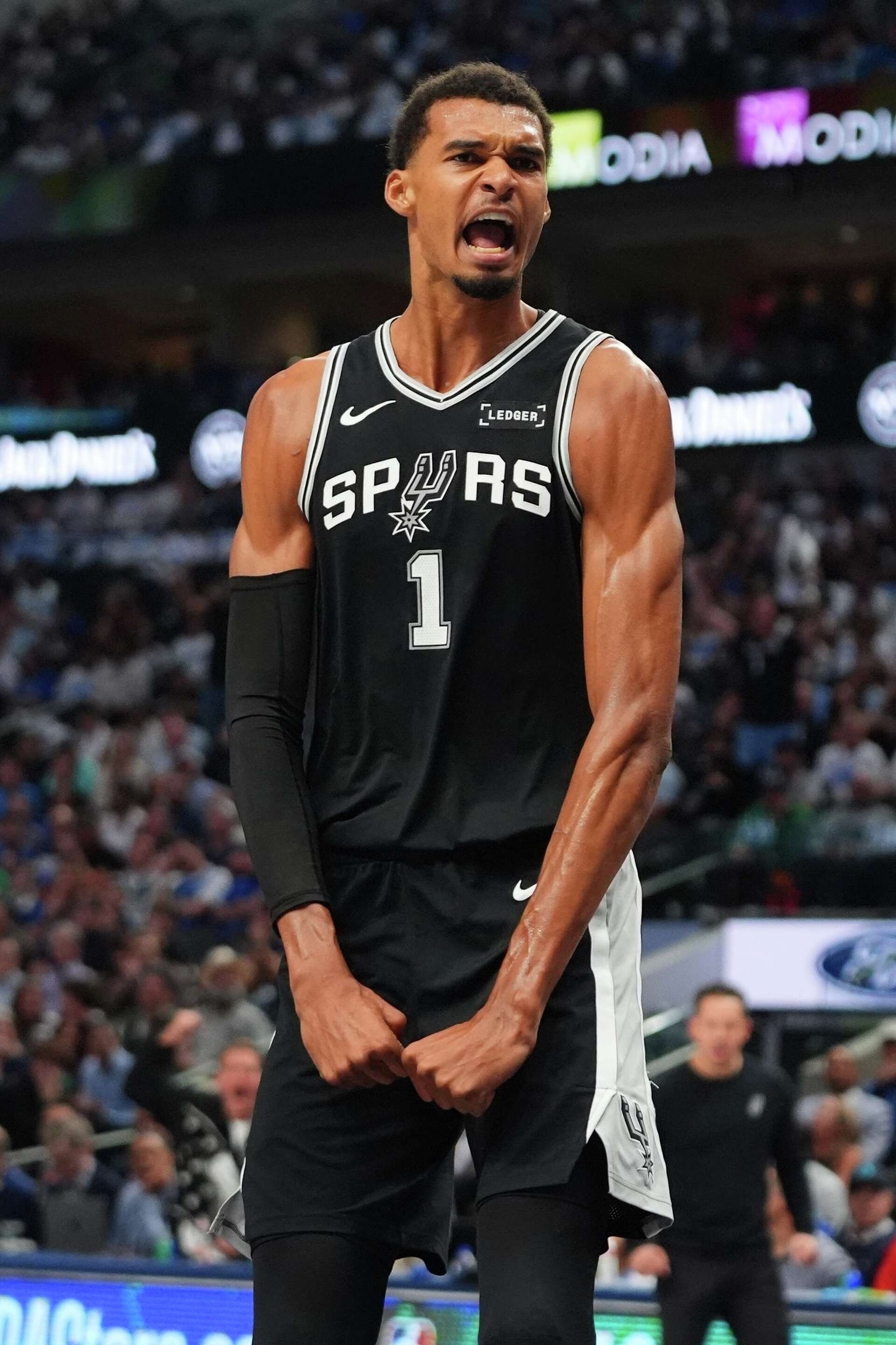 Victor Wembanyama's comeback tour is rolling for San Antonio Spurs