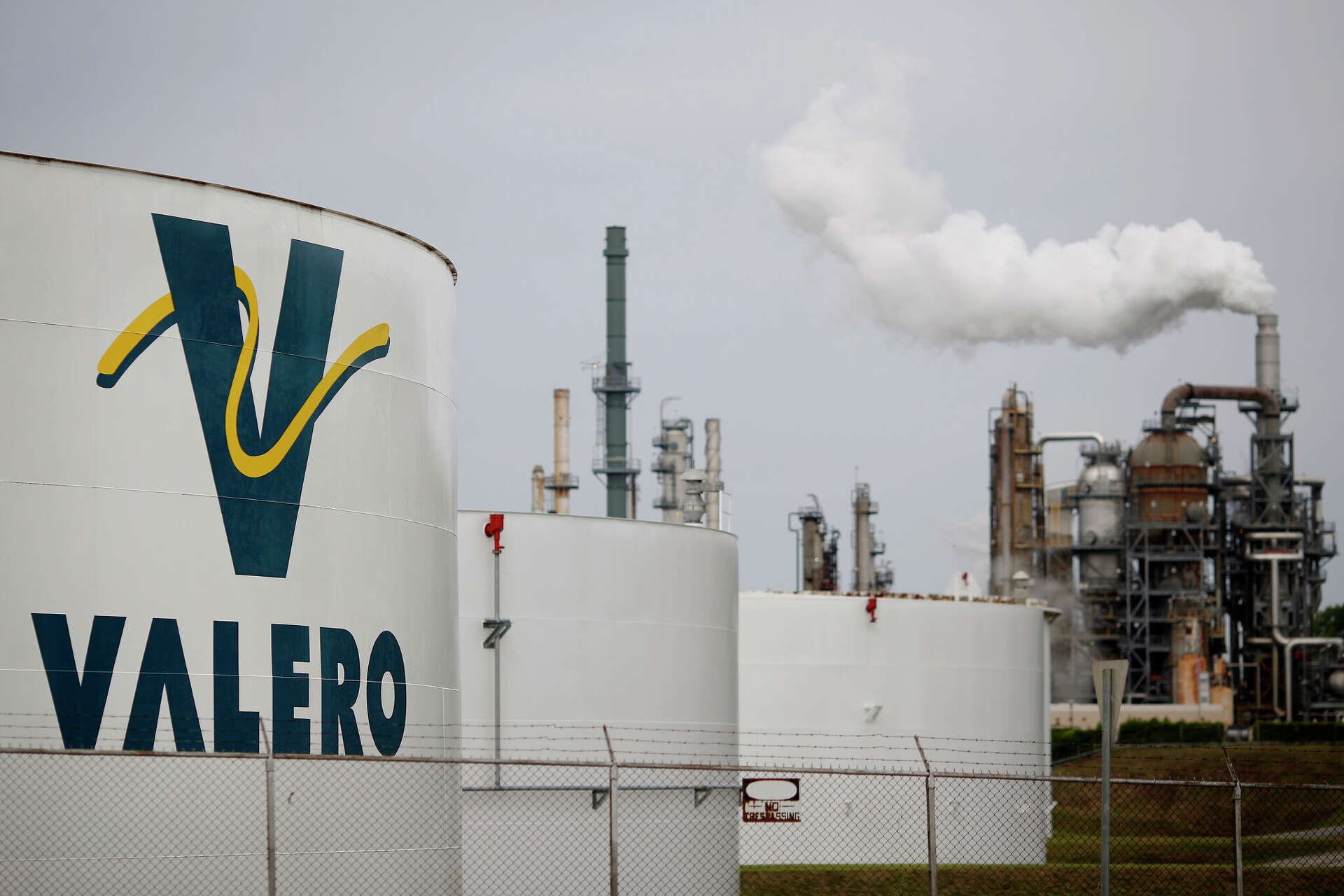 Access to Venezuela oil could boost San Antonio-based Valero