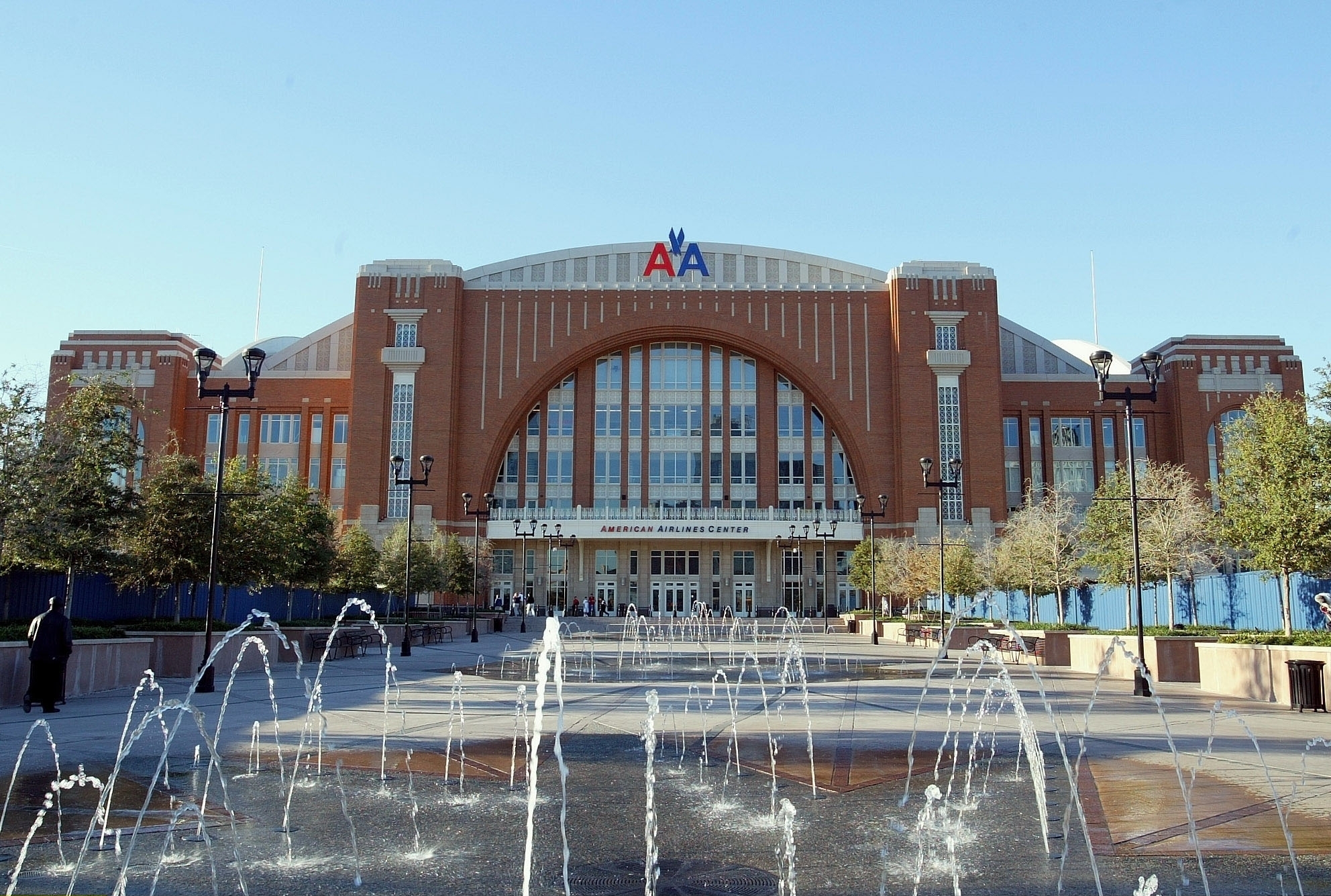 Mavericks arena location reminder of Dallas sports crisis