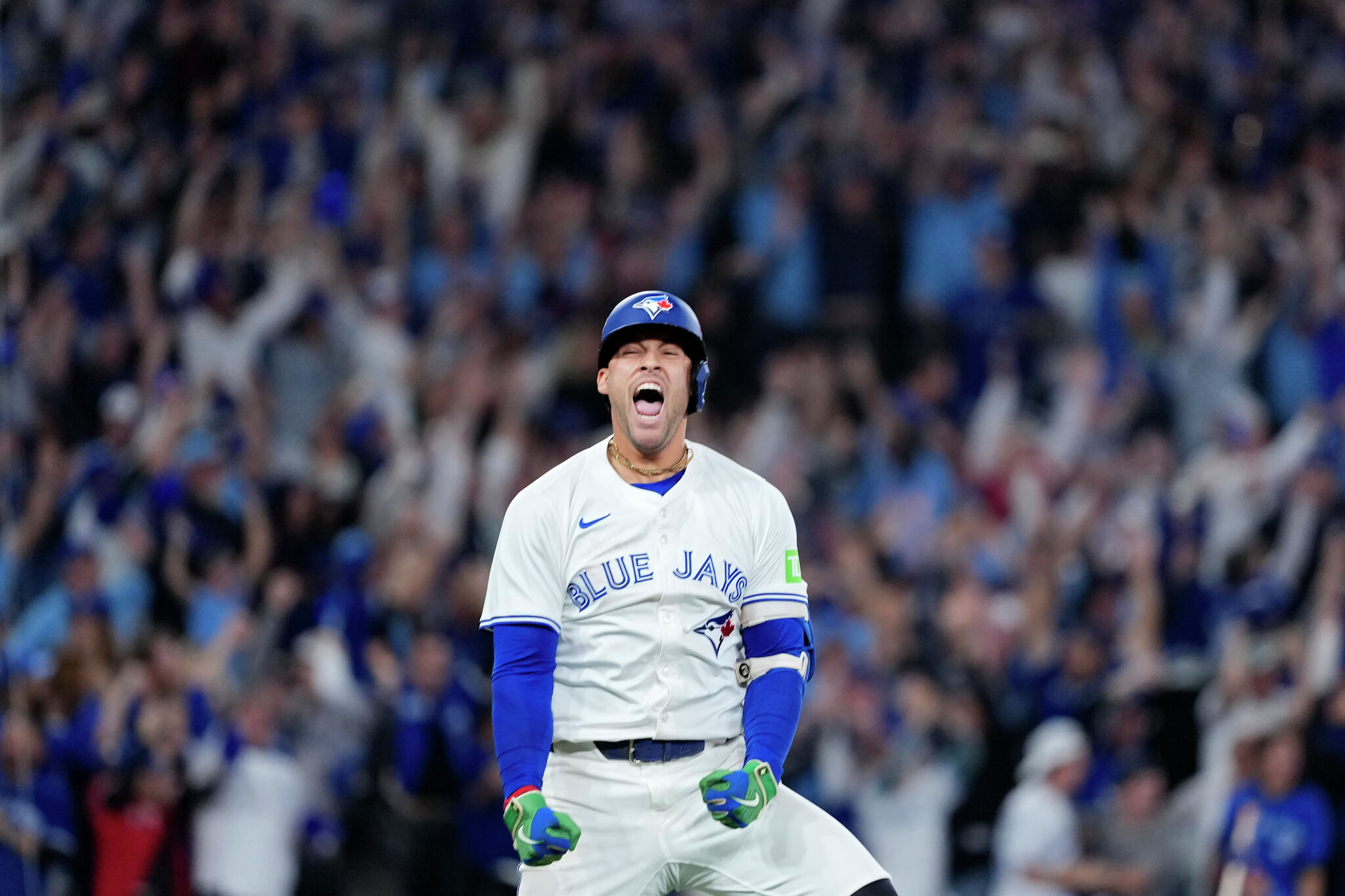 George Springer’s clutch home run thrills UConn fans