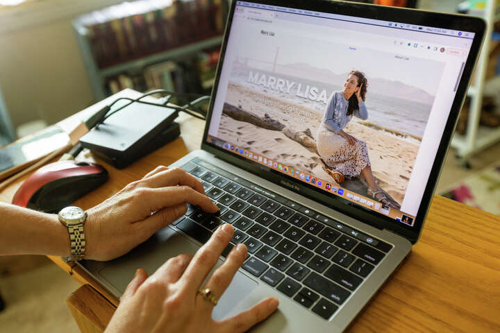 The Bay Area woman who paid for 12 billboards to find a husband