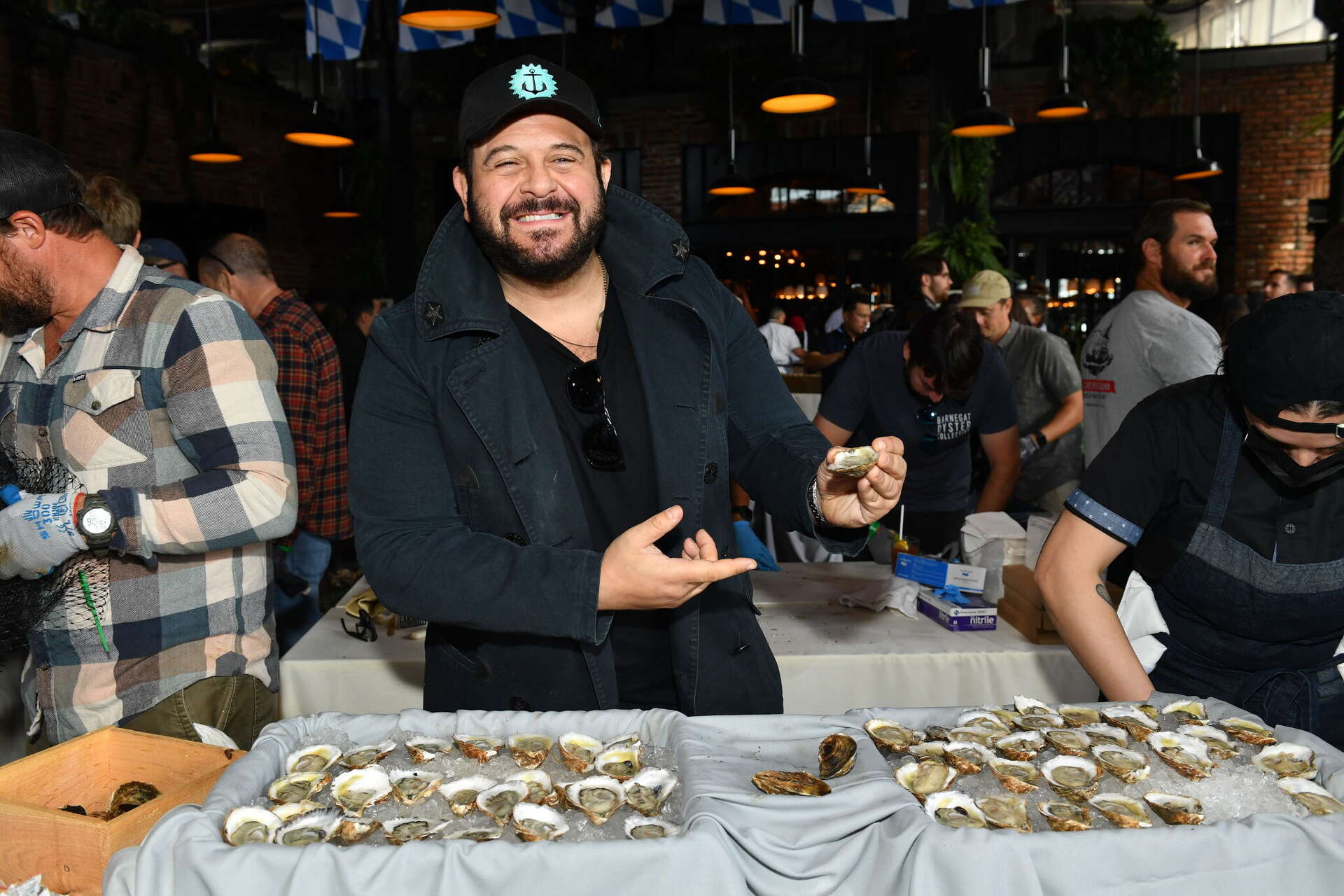 'Man v. Food' star Adam Richman visits 'Pizza Capital of the World'