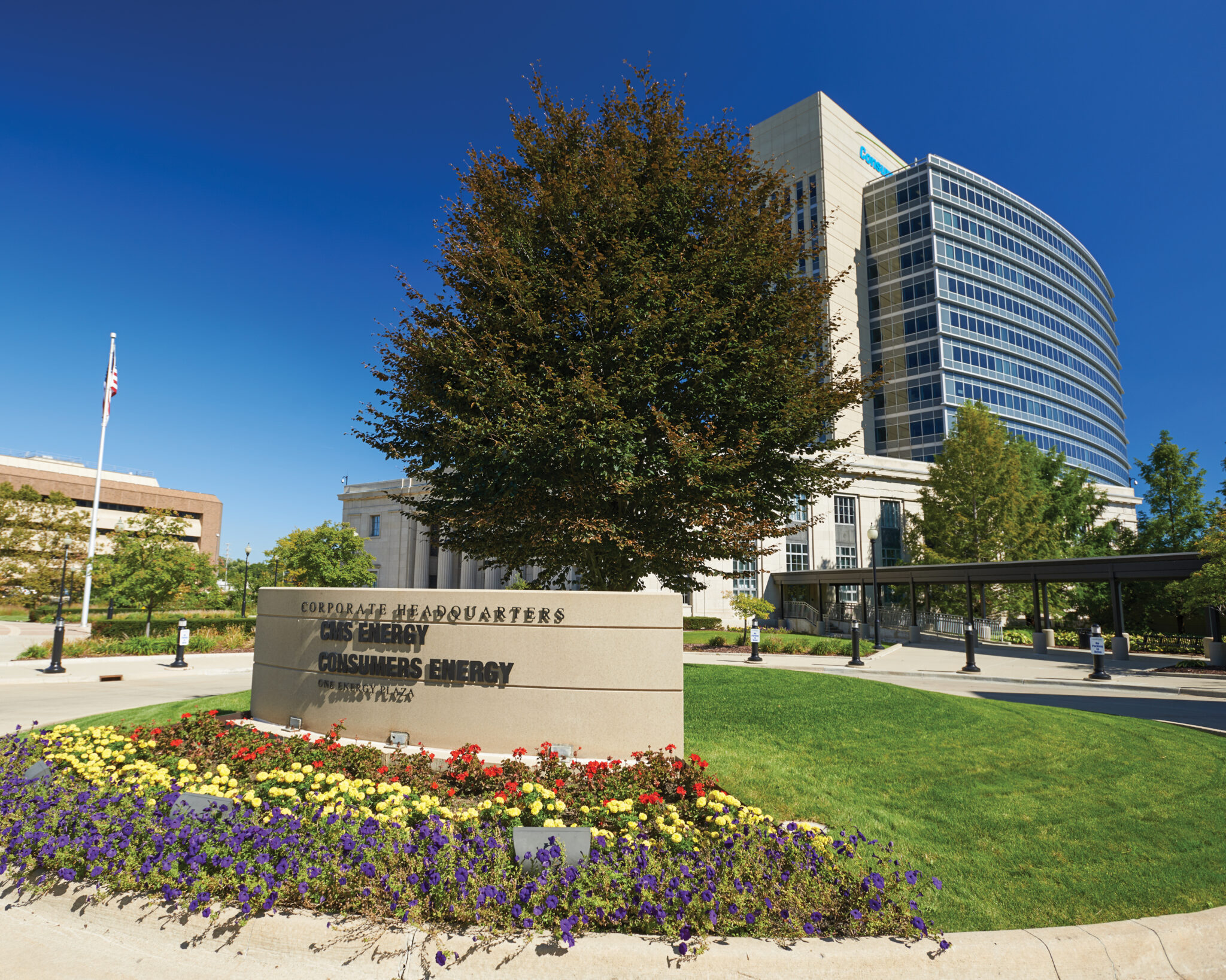 Ex-WNEM anchor David Custer wins jury-trial bid; case heads to trial