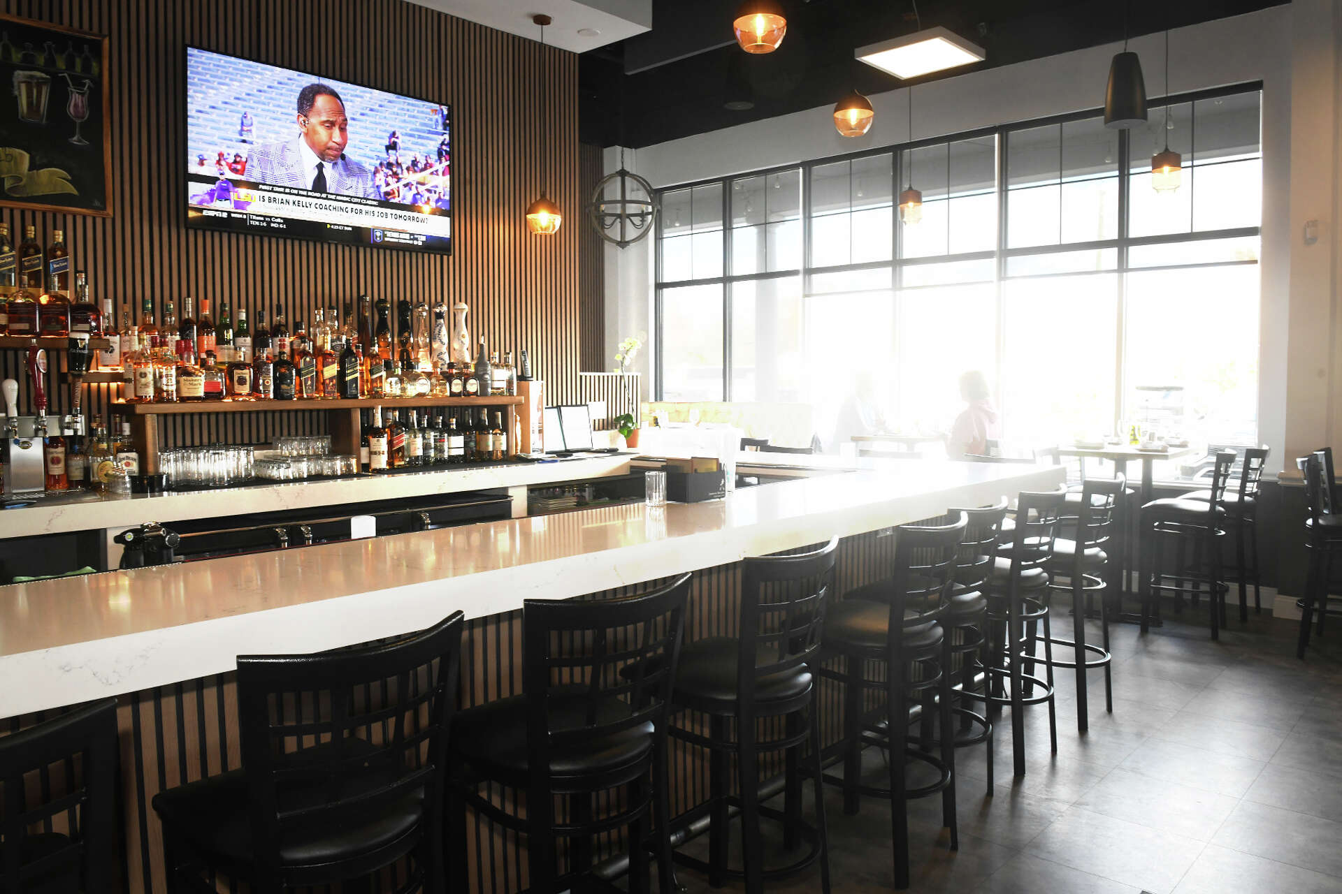 Brookfield Grill adds to town's hearty restaurant mix