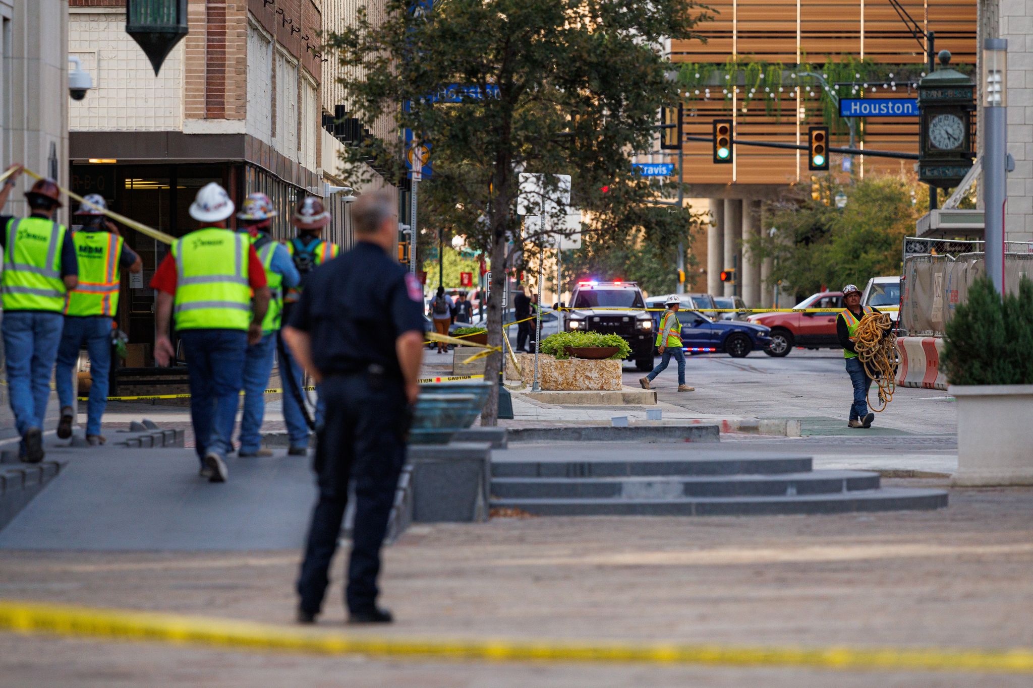 Unstable scaffolding in downtown San Antonio prompts street closures