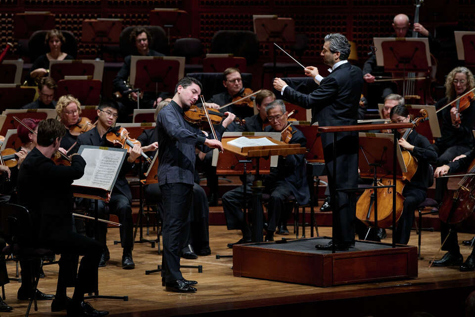 Review: Khachatryan lifts S.F. Symphony in Tchaikovsky, Shostakovich