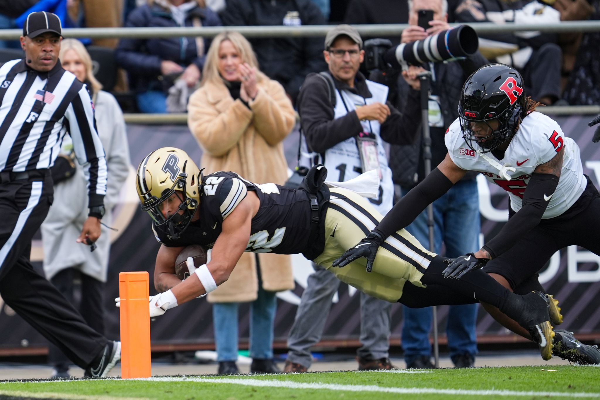 Rutgers cashes in on late fumble, knocks off Purdue 27-24