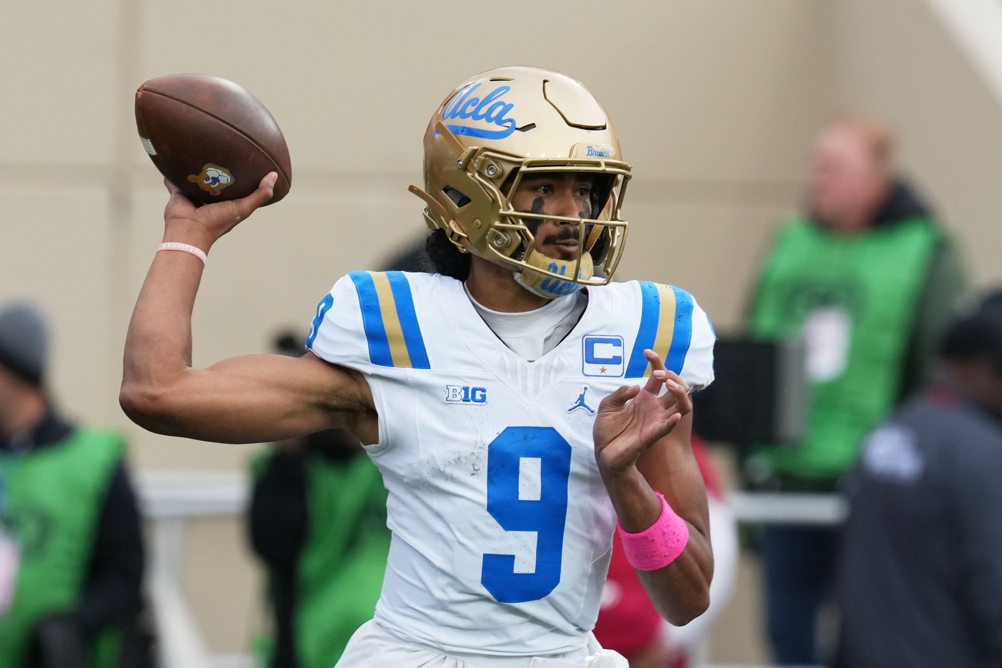 Aiden Fisher's early interception, Mendoza brothers' TD runs help No. 2 ...