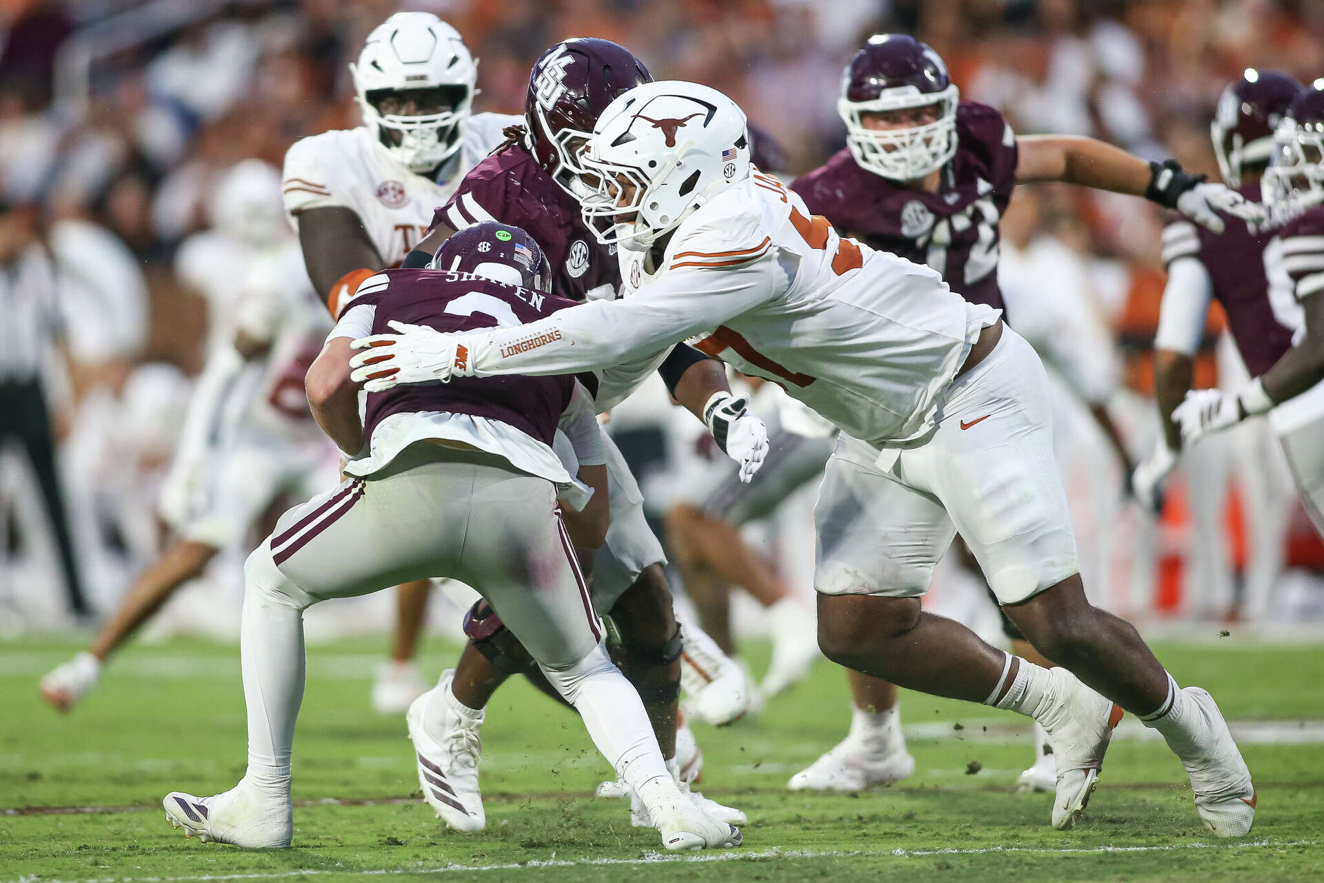 Texas Longhorns vs Mississippi State Bulldogs: Photos from 2025 game