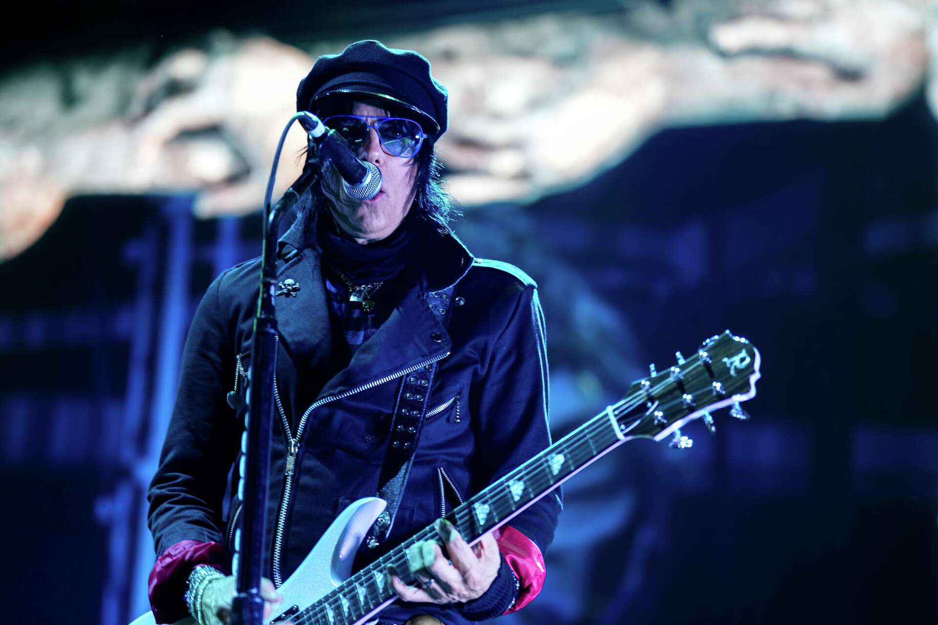 Alice Cooper mixes horror and humor in Austin show