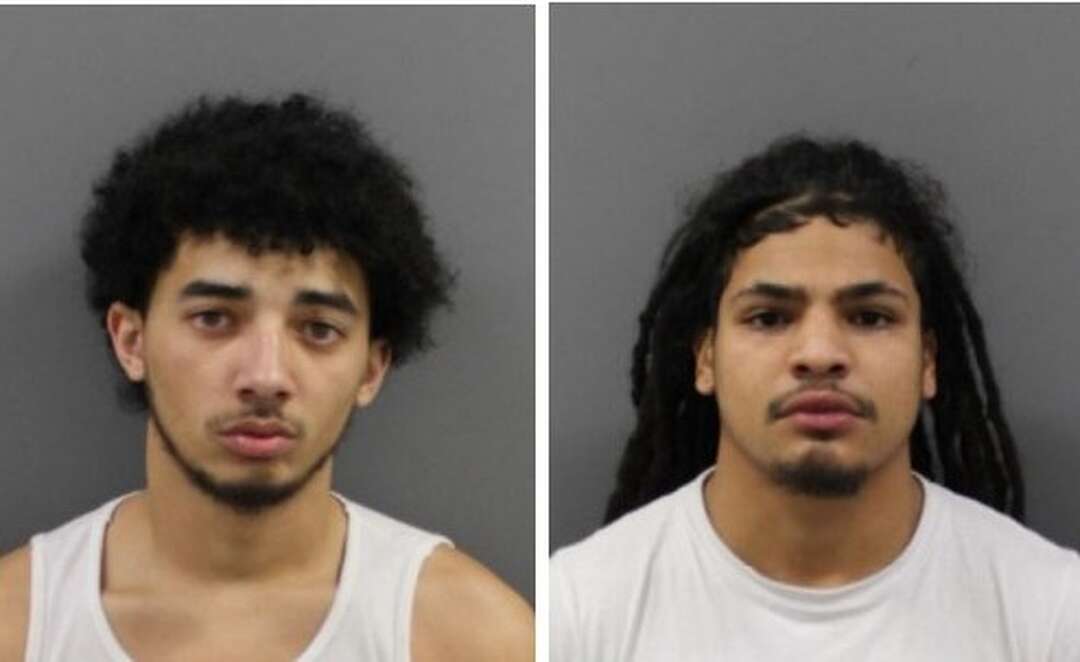 2 caught with illegal weapons during Manchester traffic stop: Police