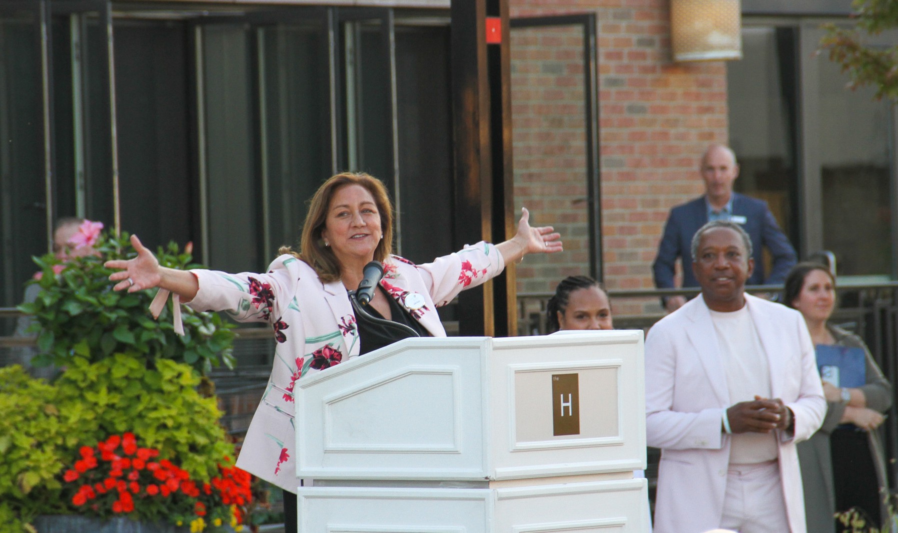 Ausar with 22, Baker-Mazara with 20 power USC in 97-70 victory over UTSA