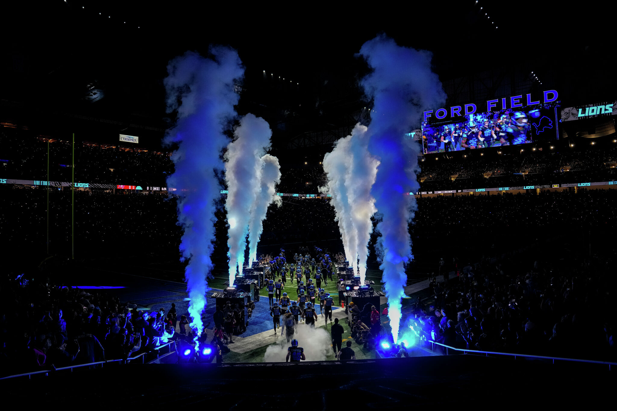 Lions fan buys another fan a jersey in Detroit, video goes viral