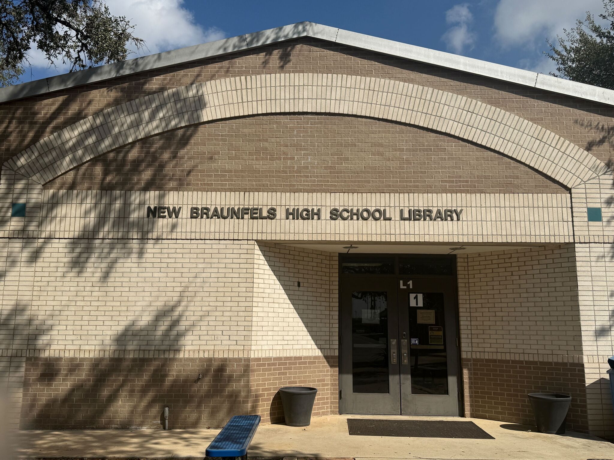 New Braunfels ISD libraries reopen amid Texas SB 13 debate