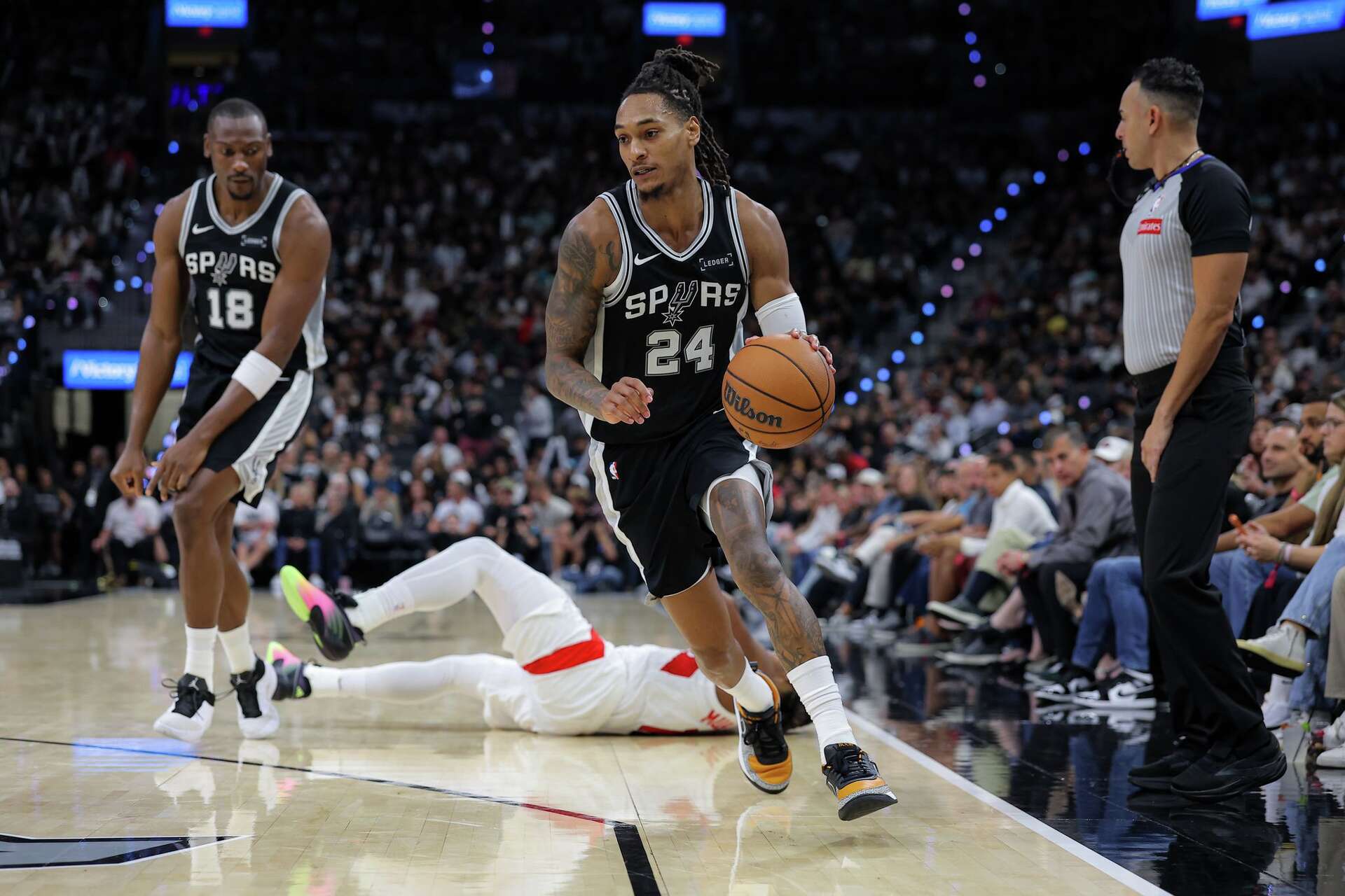 Spurs' hot start presents Mitch Johnson's team with new challenge